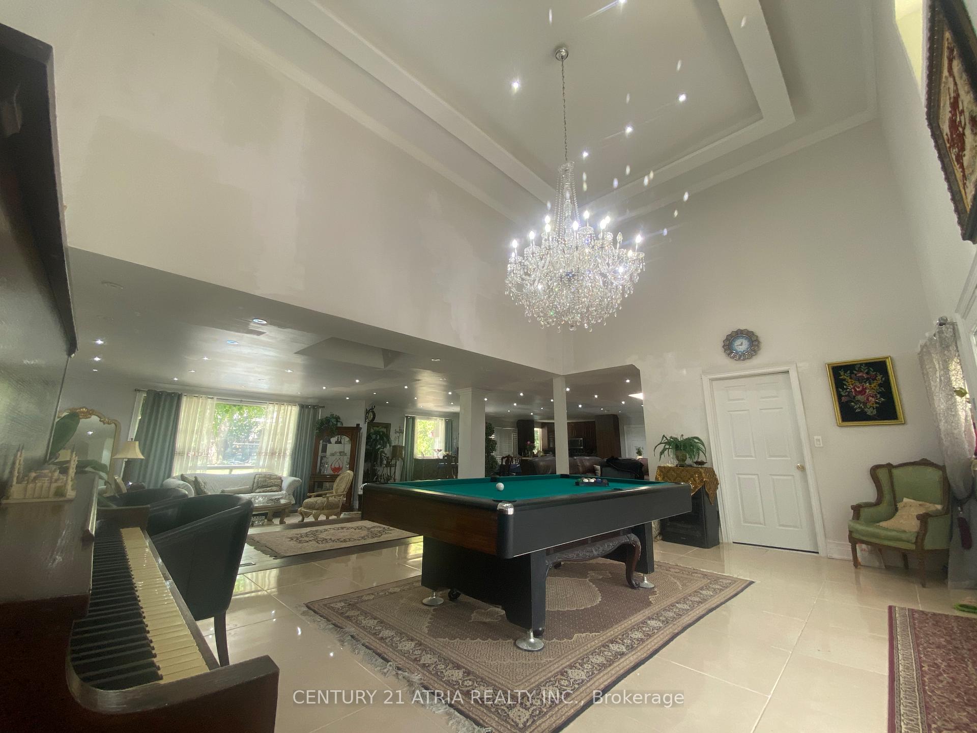 71 Laureleaf Road N, Markham, ON L3T 2Y3