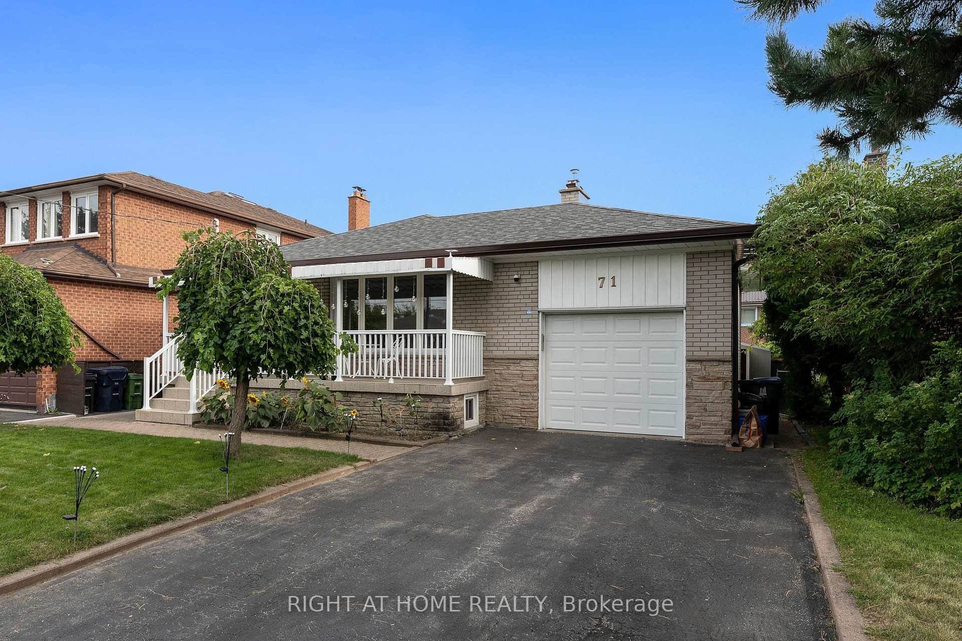 71 Pleasant view Drive, Toronto, ON M2J 3R2