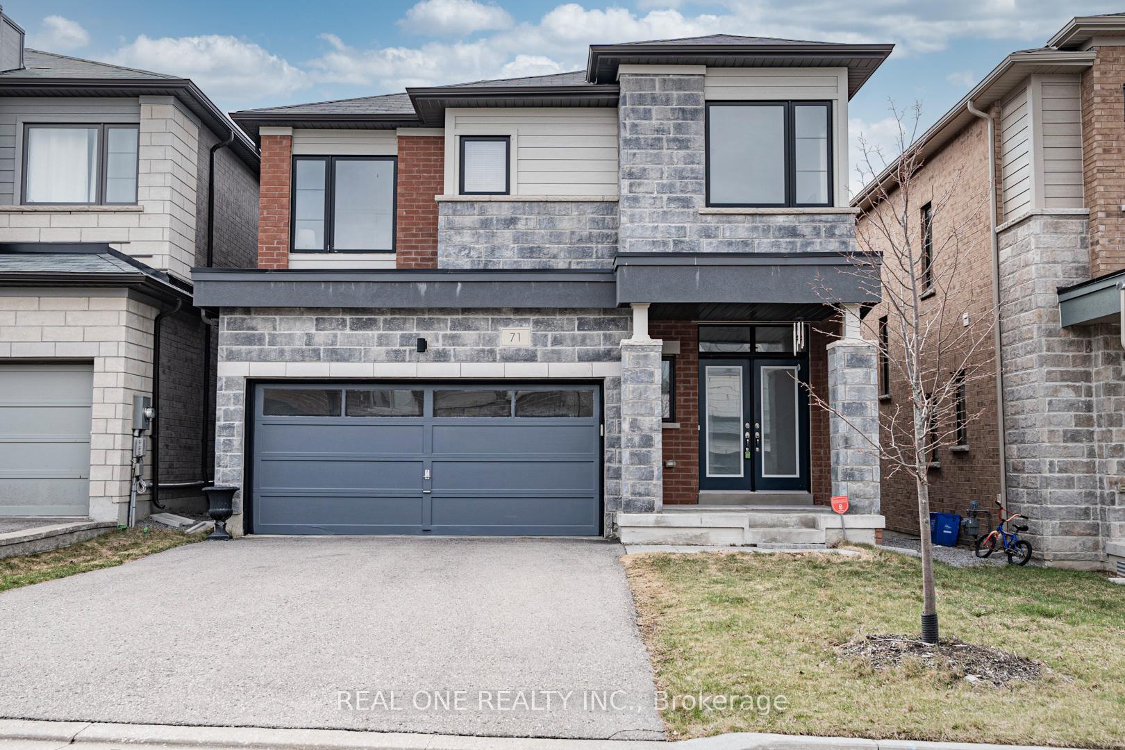 71 Tango Crescent, Newmarket, ON L3X 0K4