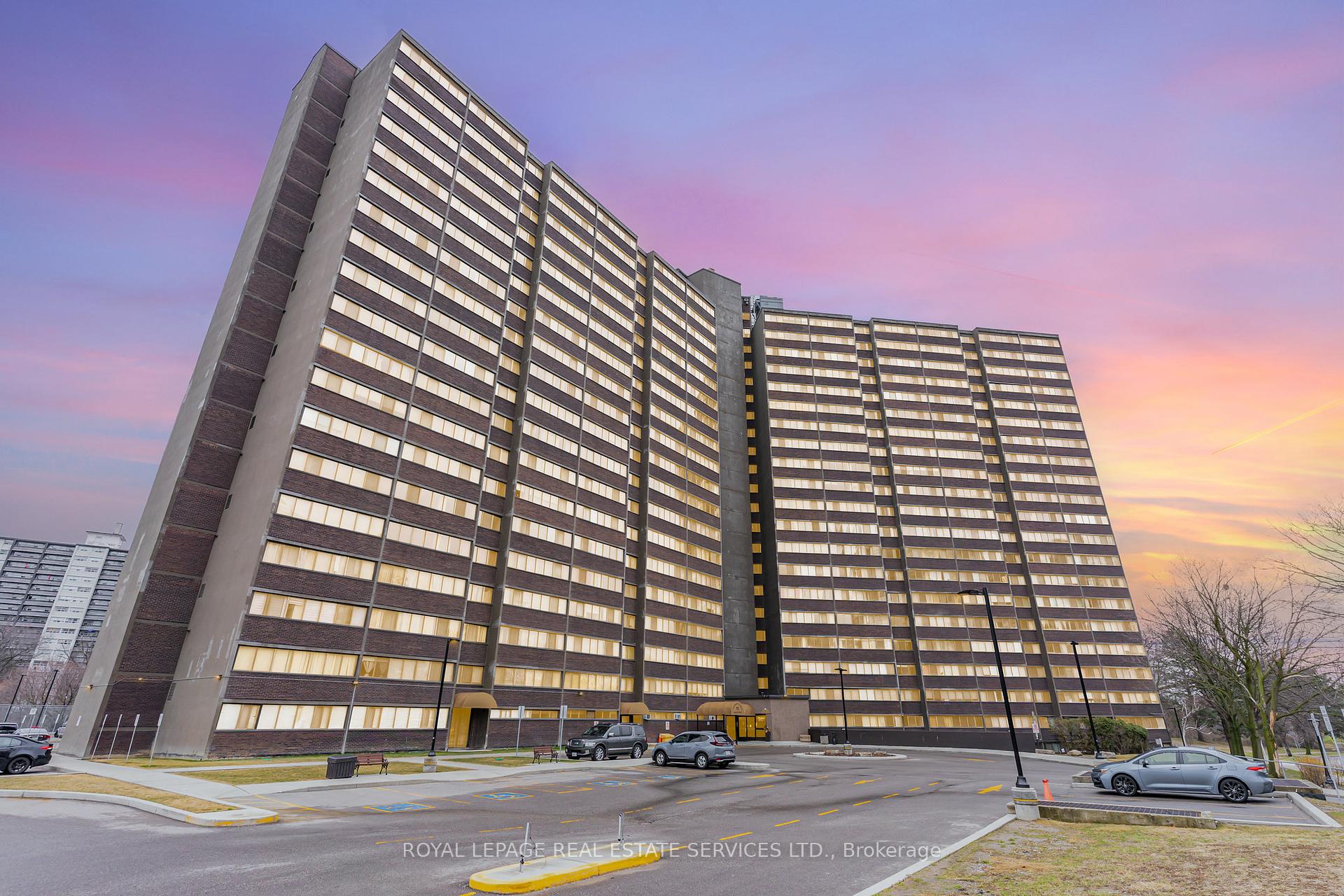 711 - 11 Wincott Drive, Toronto, ON M9R 2R9