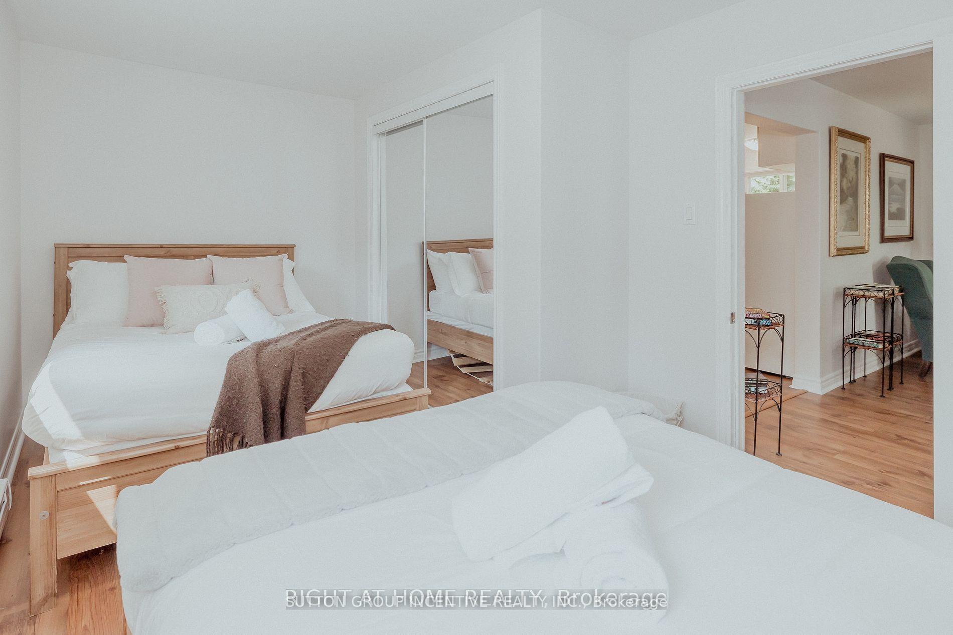 711 Innisfil Beach Road, Innisfil, ON L9S 4E4