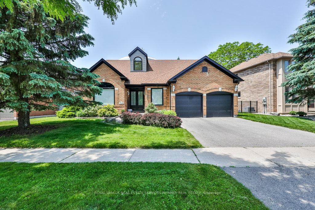712 Foxcroft Boulevard, Newmarket, ON L3X 1N2
