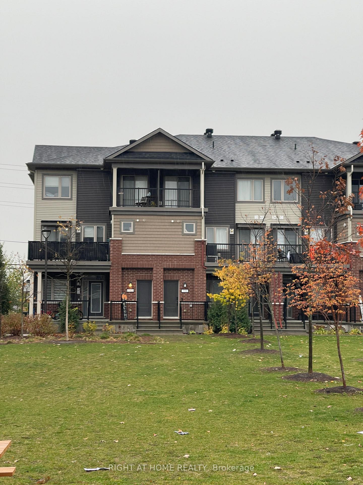 712 Lapland Private, Kanata, ON K2S 1B6
