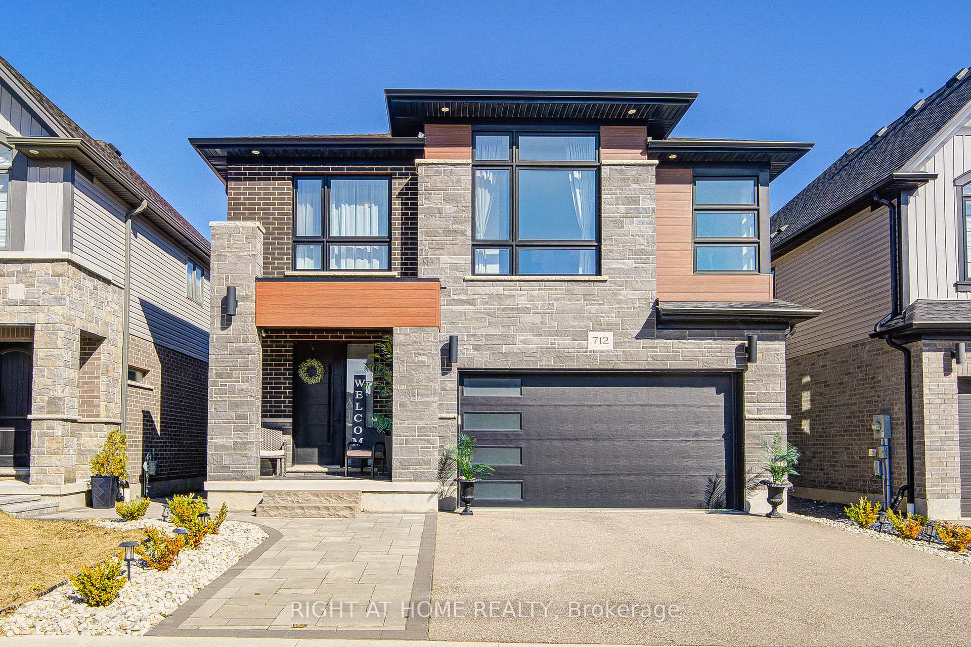 712 Wood Lily Street, Waterloo, ON N2V 0G2