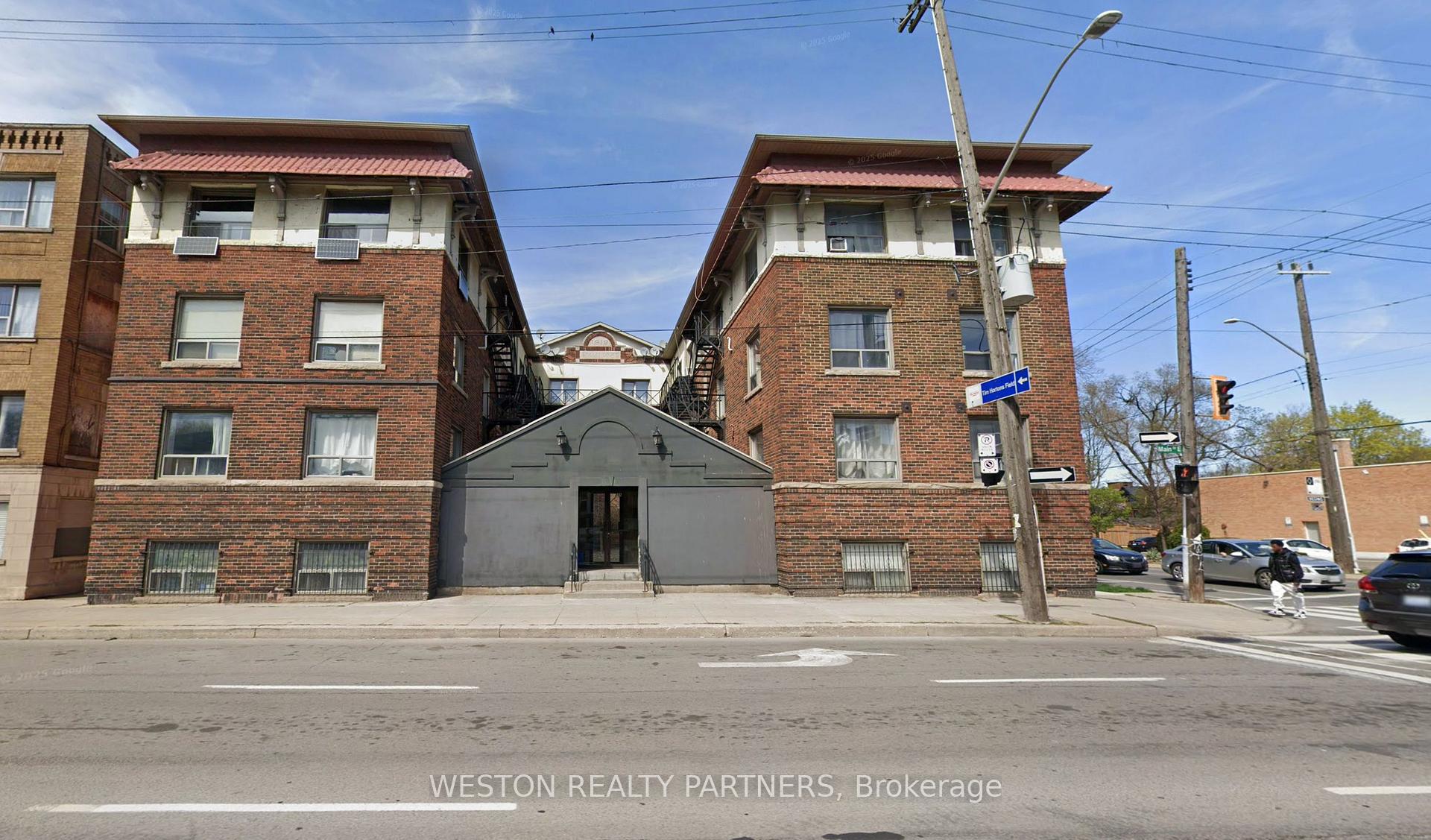 27 - 715 Main Street E, Hamilton, ON L8M 1K8