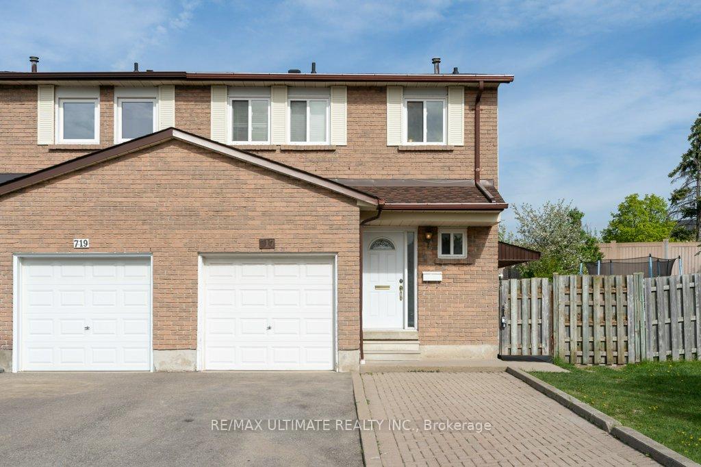 717 Carrying Place, Mississauga, ON L5C 3W6