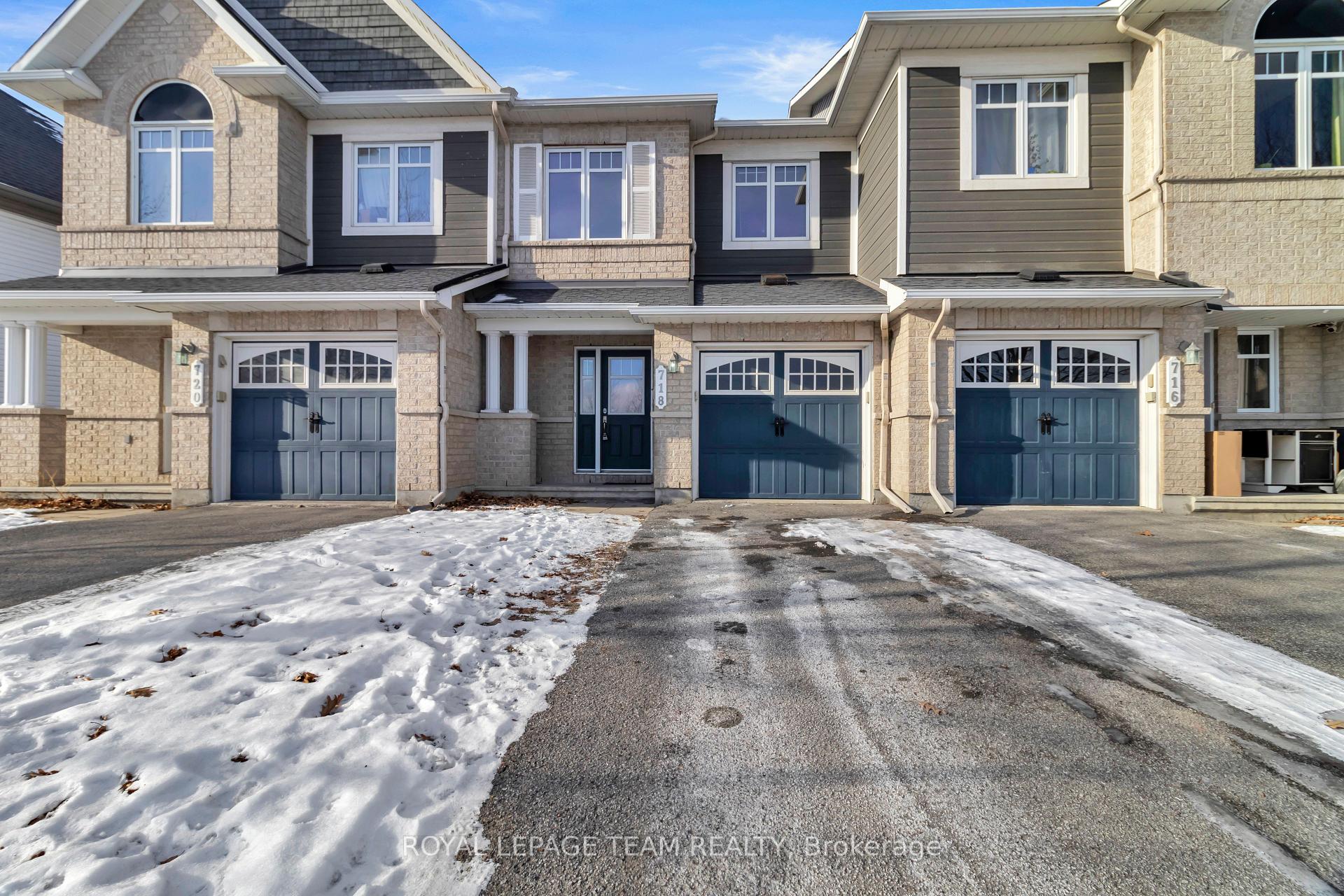 718 Paul Metivier Drive, Barrhaven, ON K2J 2T4