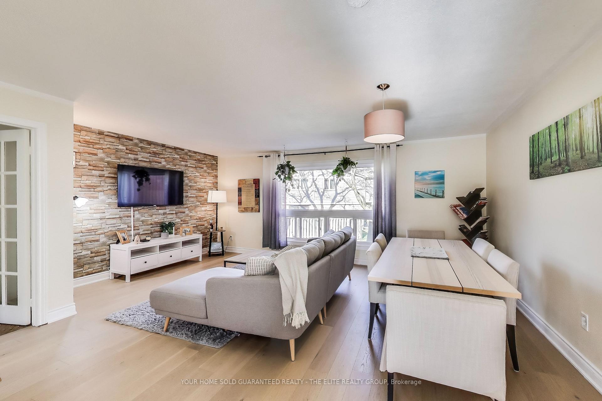 72 - 98 Falconer Drive, Mississauga, ON L5N 1Y2