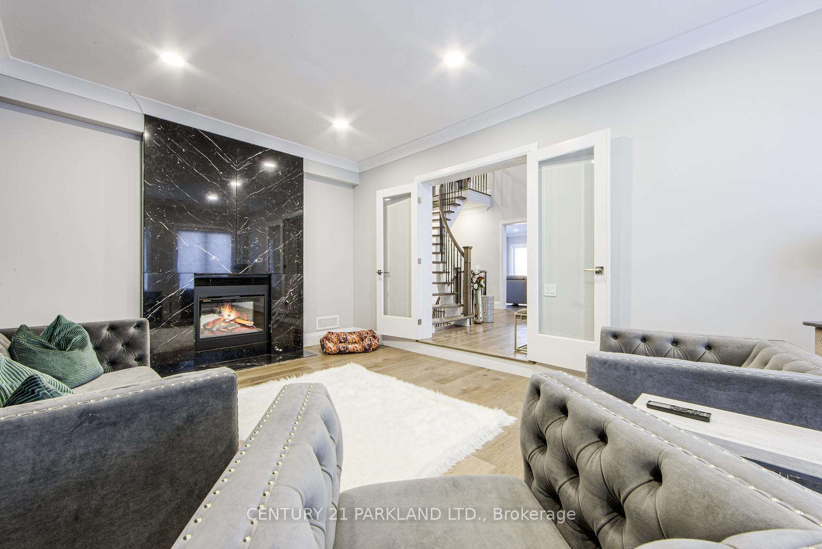 72 Chatsworth Court, Vaughan, ON L4L 7E9