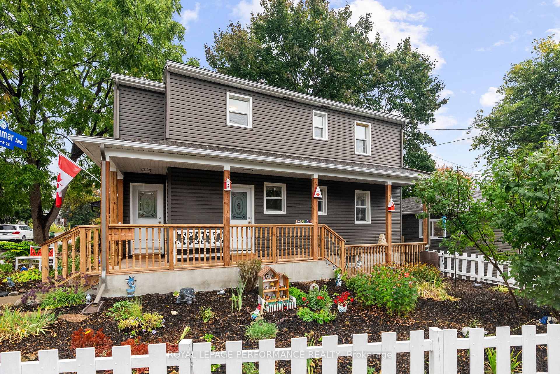 72 Dagmar Avenue, Vanier and Kingsview Park, ON K1L 5T4