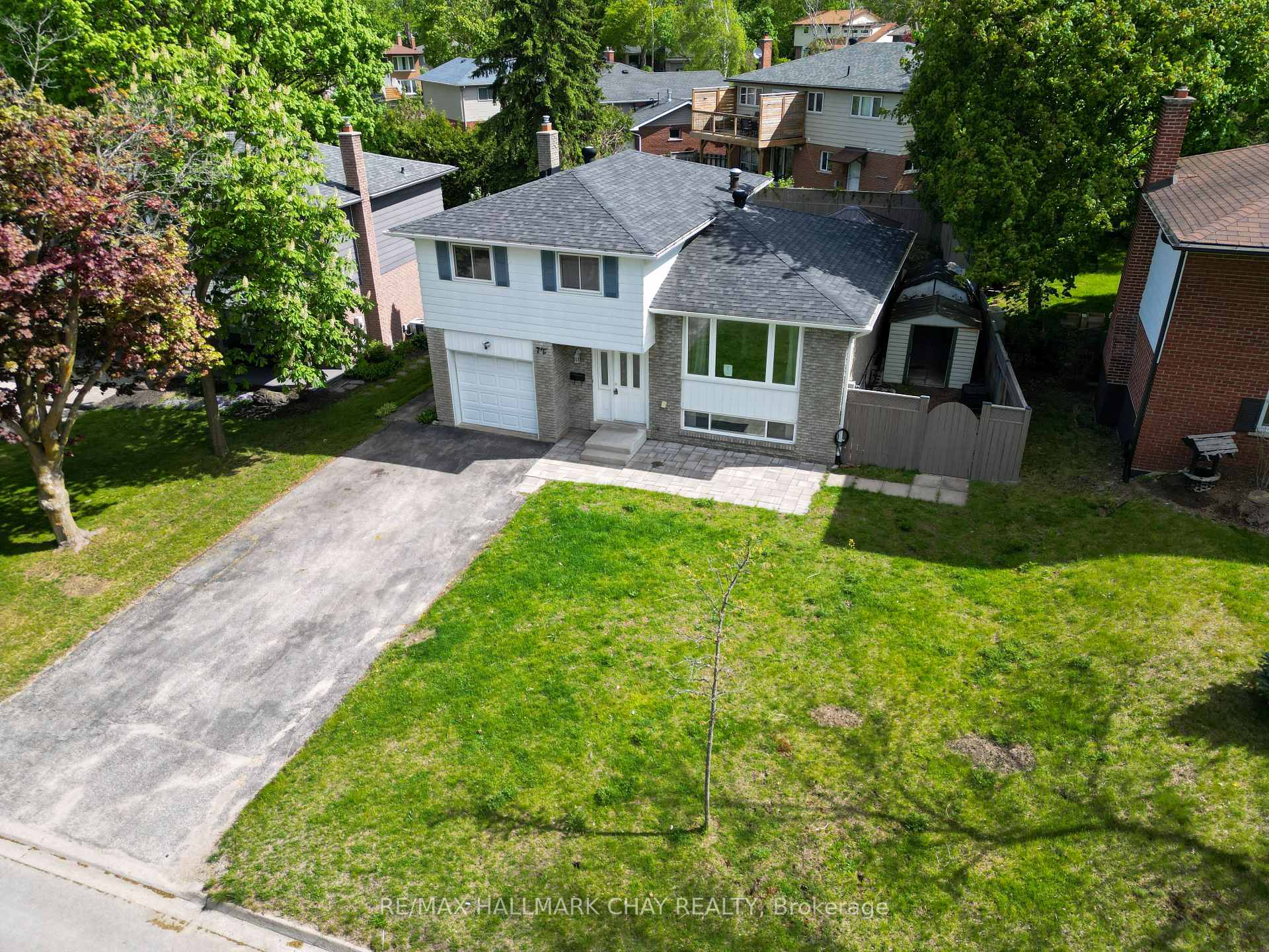 72 Jane Crescent, Barrie, ON L4N 3T8