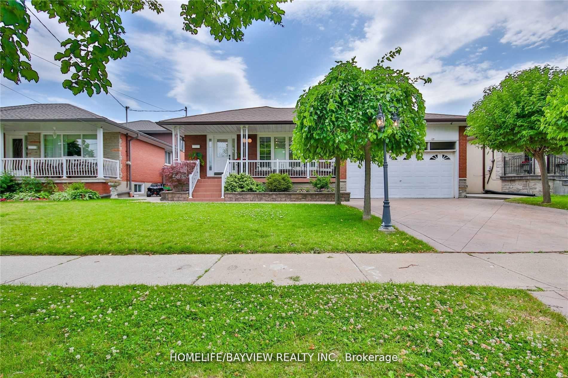 72 Keegan (Lower) Crescent, Toronto, ON M3J 1G2