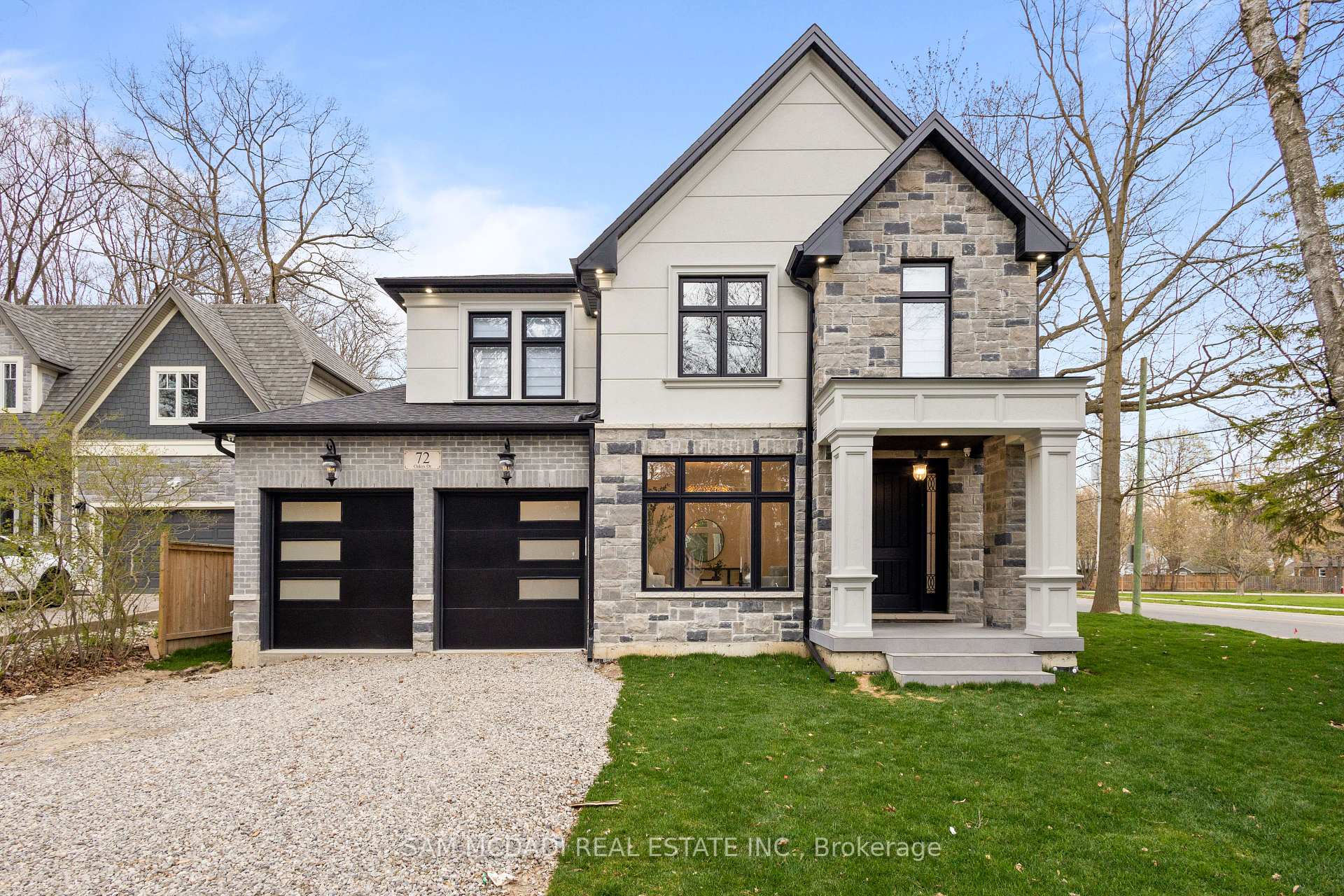 72 Oakes Drive, Mississauga, ON L5G 3M1