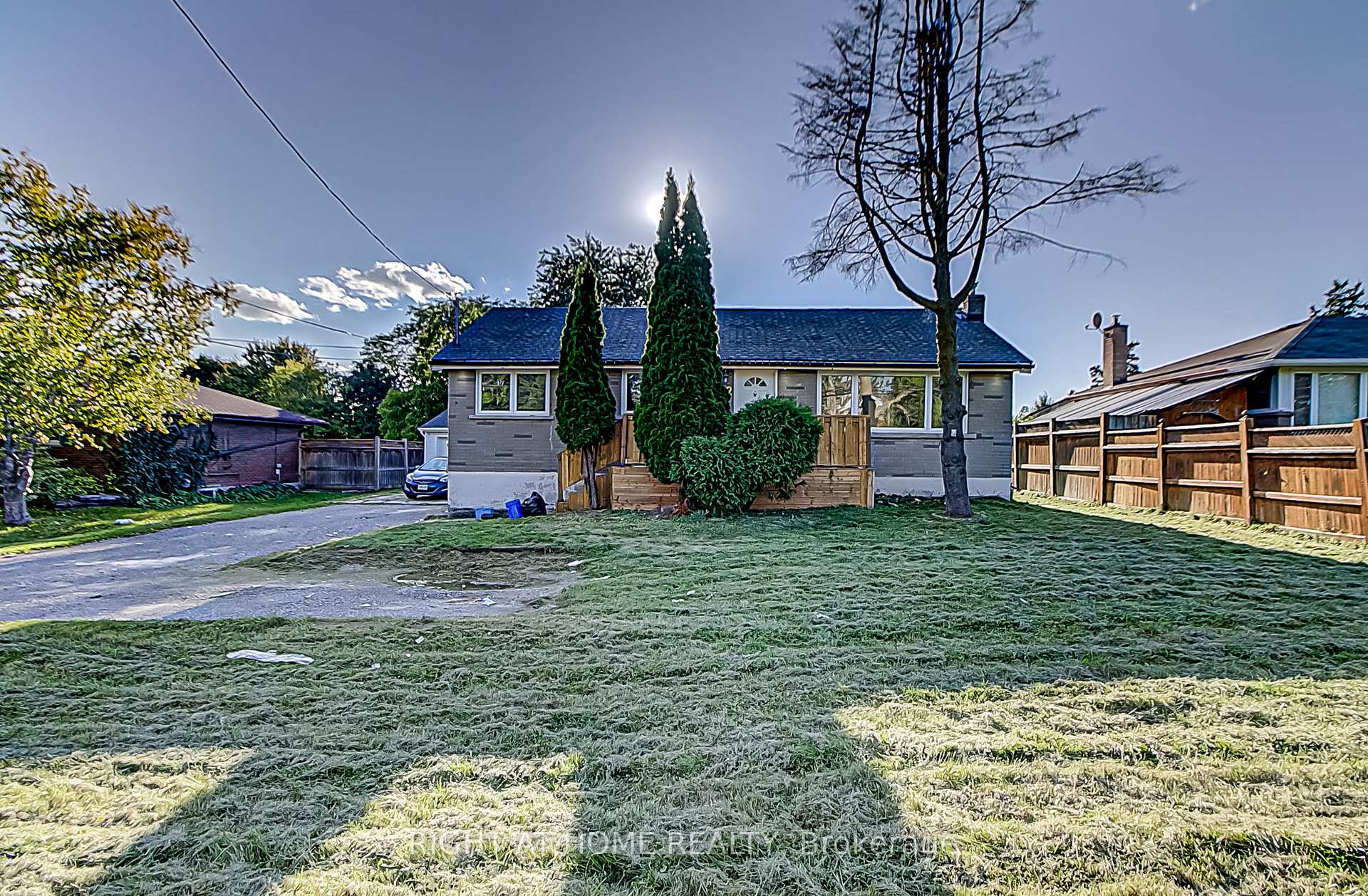 72 Thickson Road N, Whitby, ON L1N 3P9