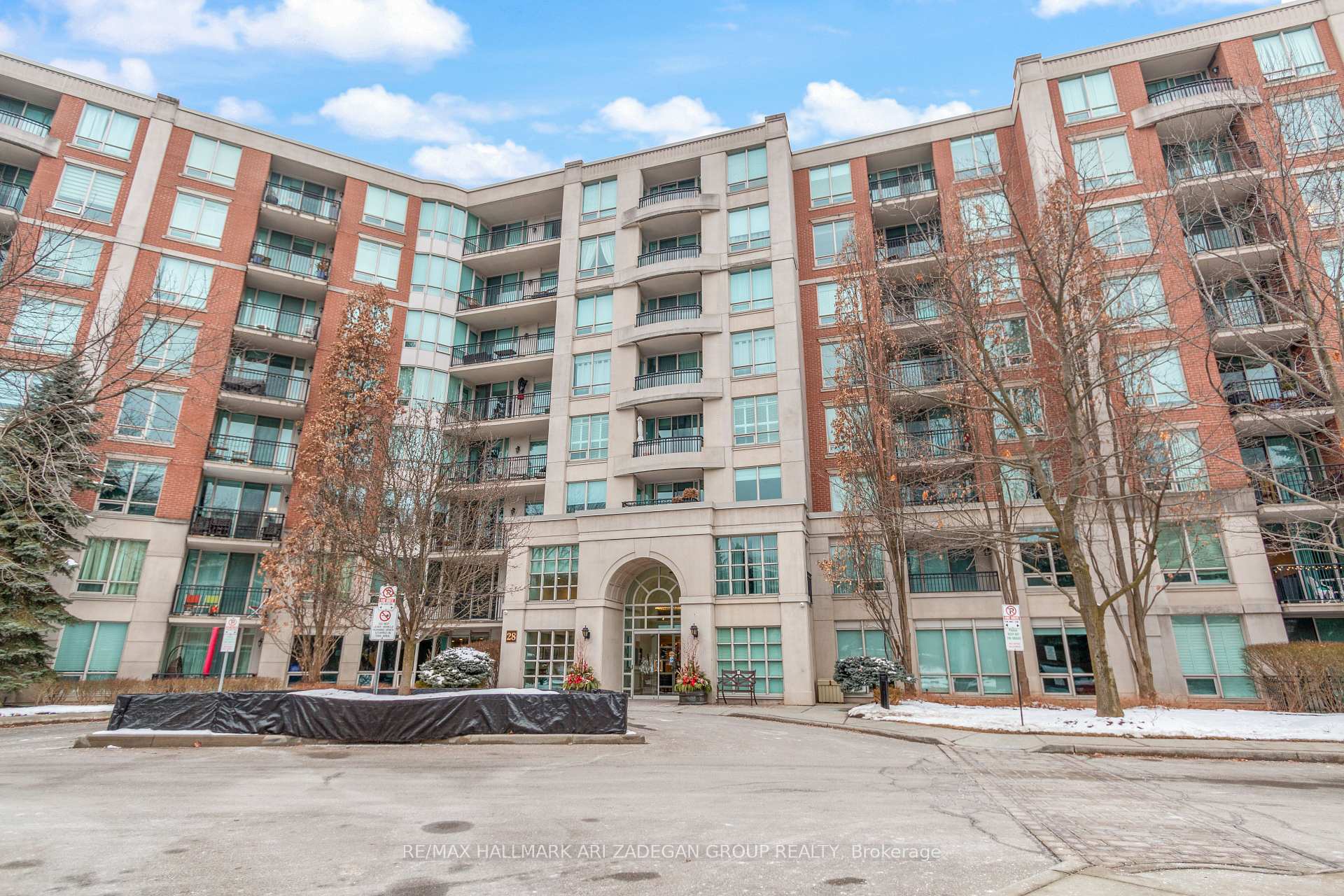 721 - 28 William Carson Crescent, Toronto, ON M2P 2H1