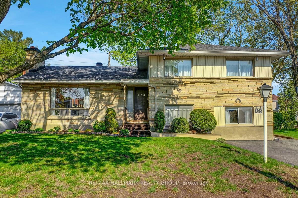 723 Luc Street, Vanier and Kingsview Park, ON K1K 3M5