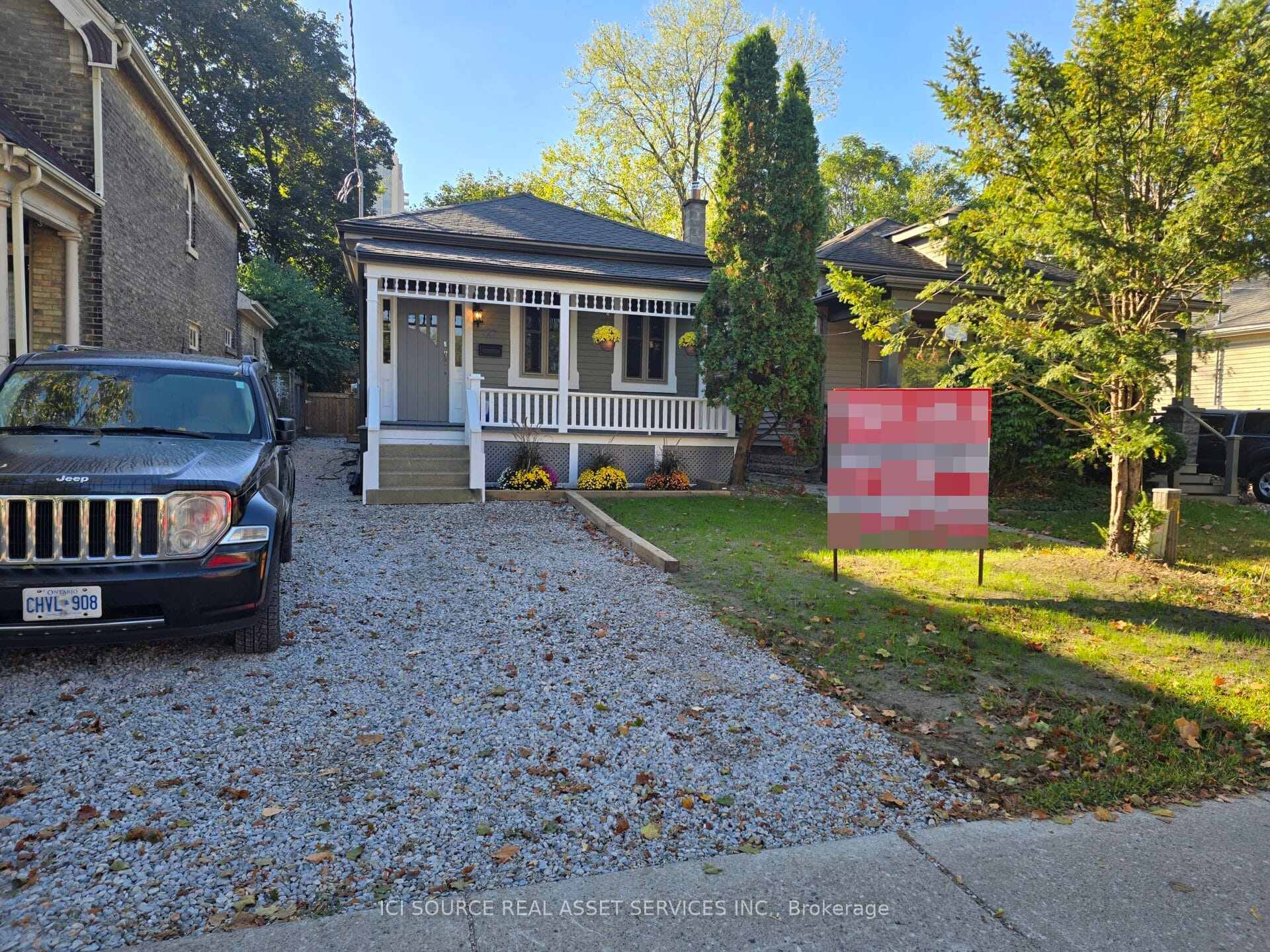 727 Queens Avenue, London East, ON N5W 3H4