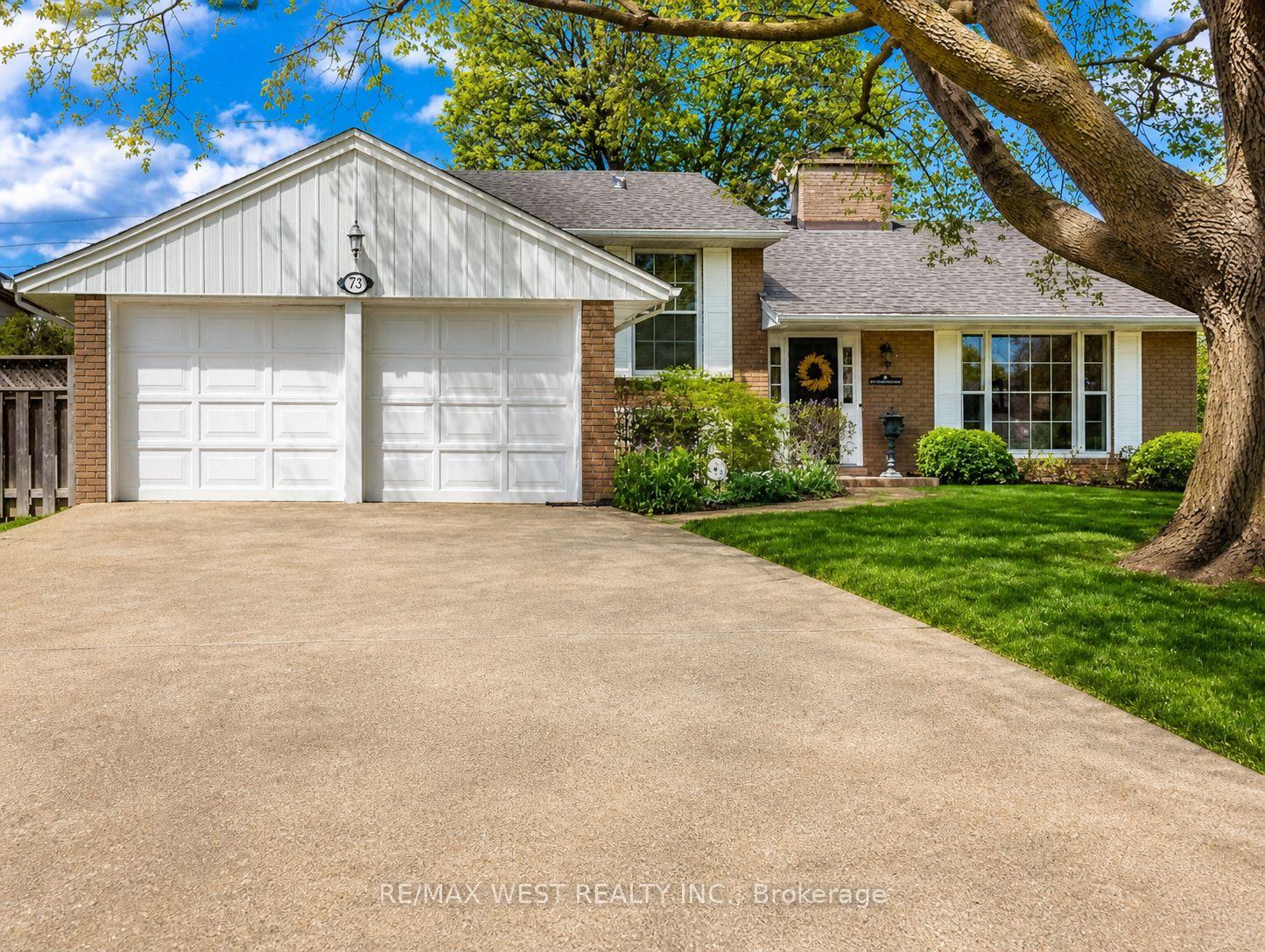 73 Ravensbourne Crescent, Toronto, ON M9A 2B1