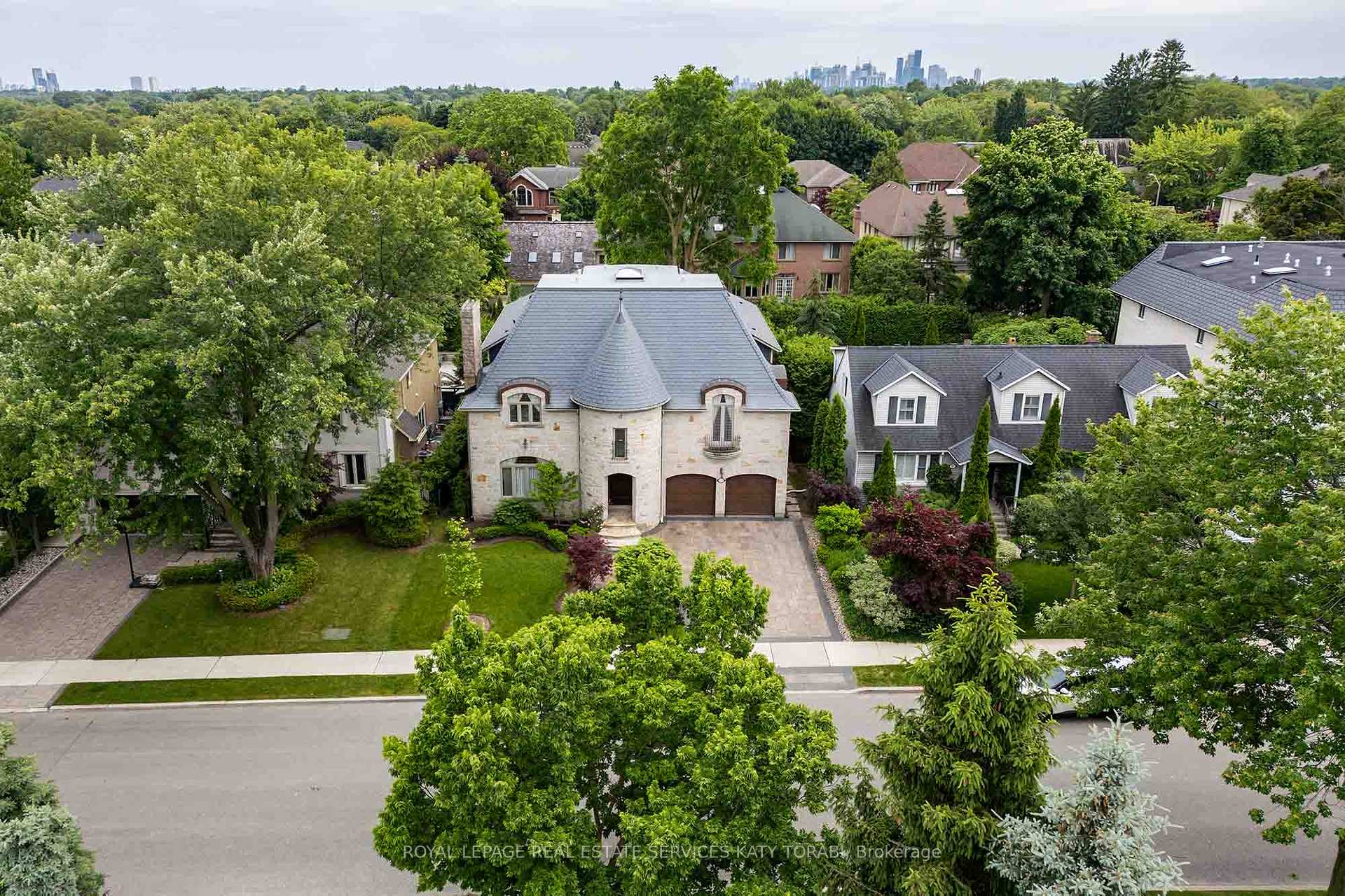 73 Yorkminister Road, Toronto, ON M2P 1M4