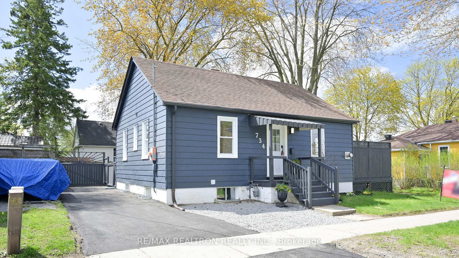 734 Srigley Street, Newmarket, ON L3Y 1X5