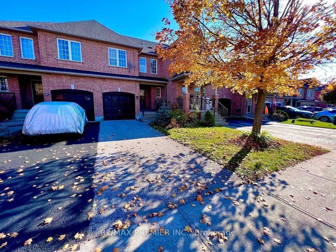739 Joe Persechini Drive, Newmarket, ON L3X 2S1