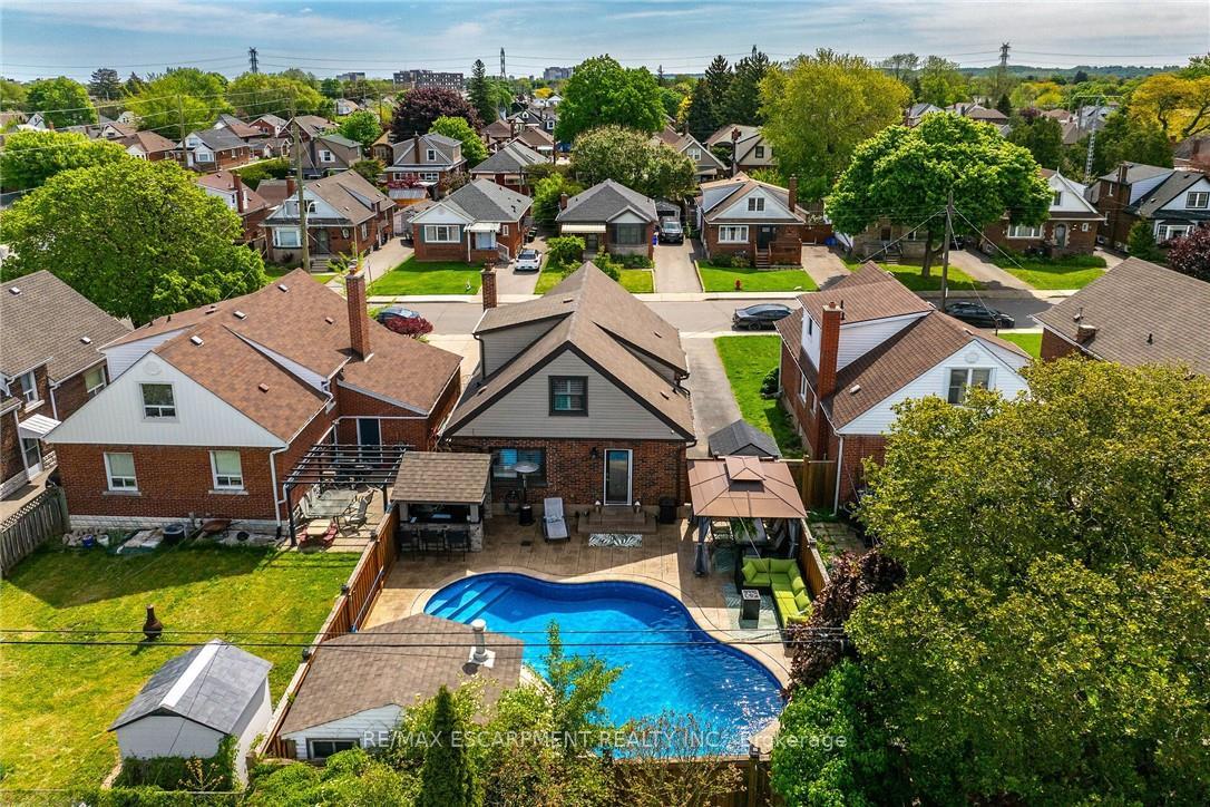 74 Garside Avenue S, Hamilton, ON L8K 2V8
