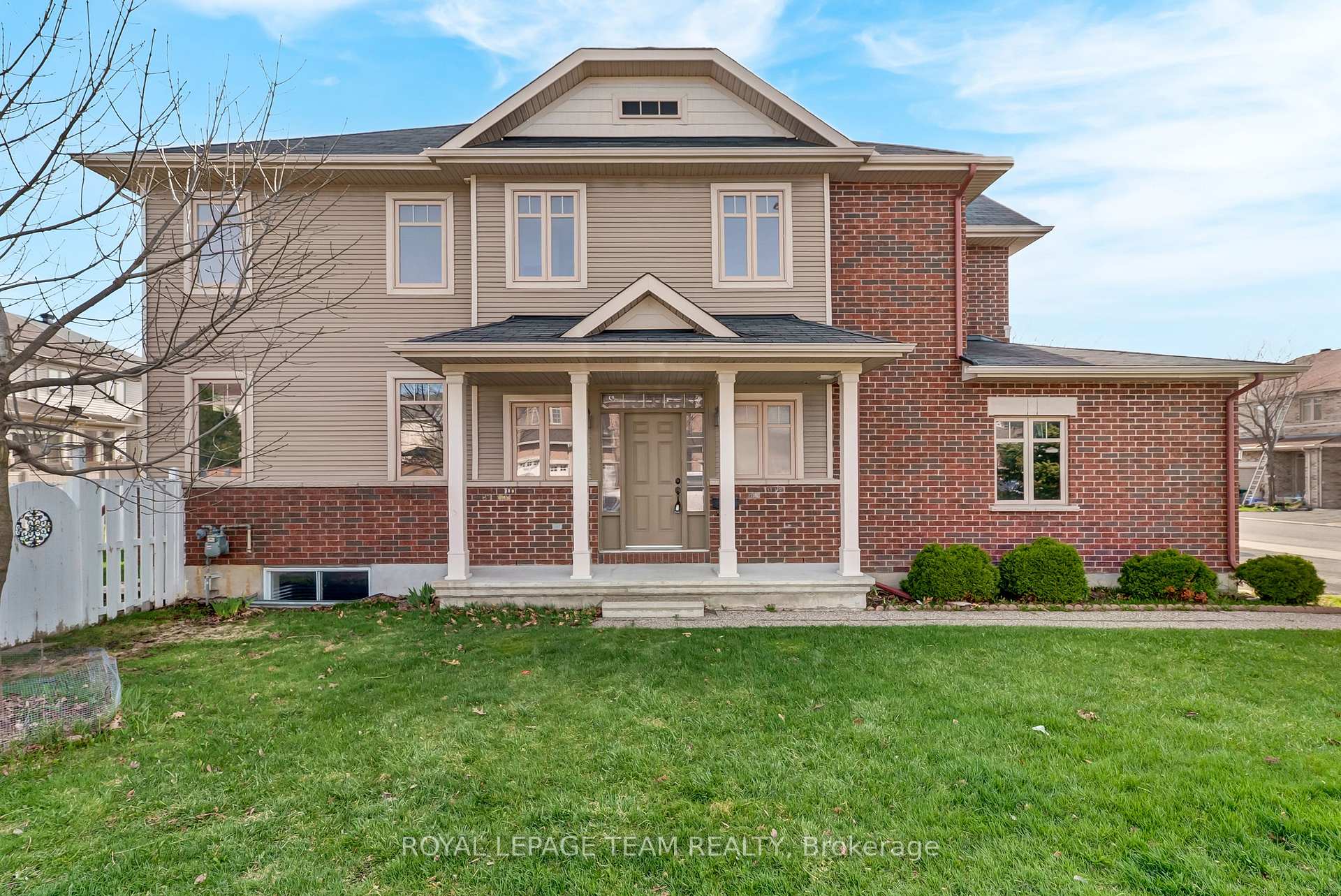 74 MADELON Drive, Barrhaven, ON K2J 5C5