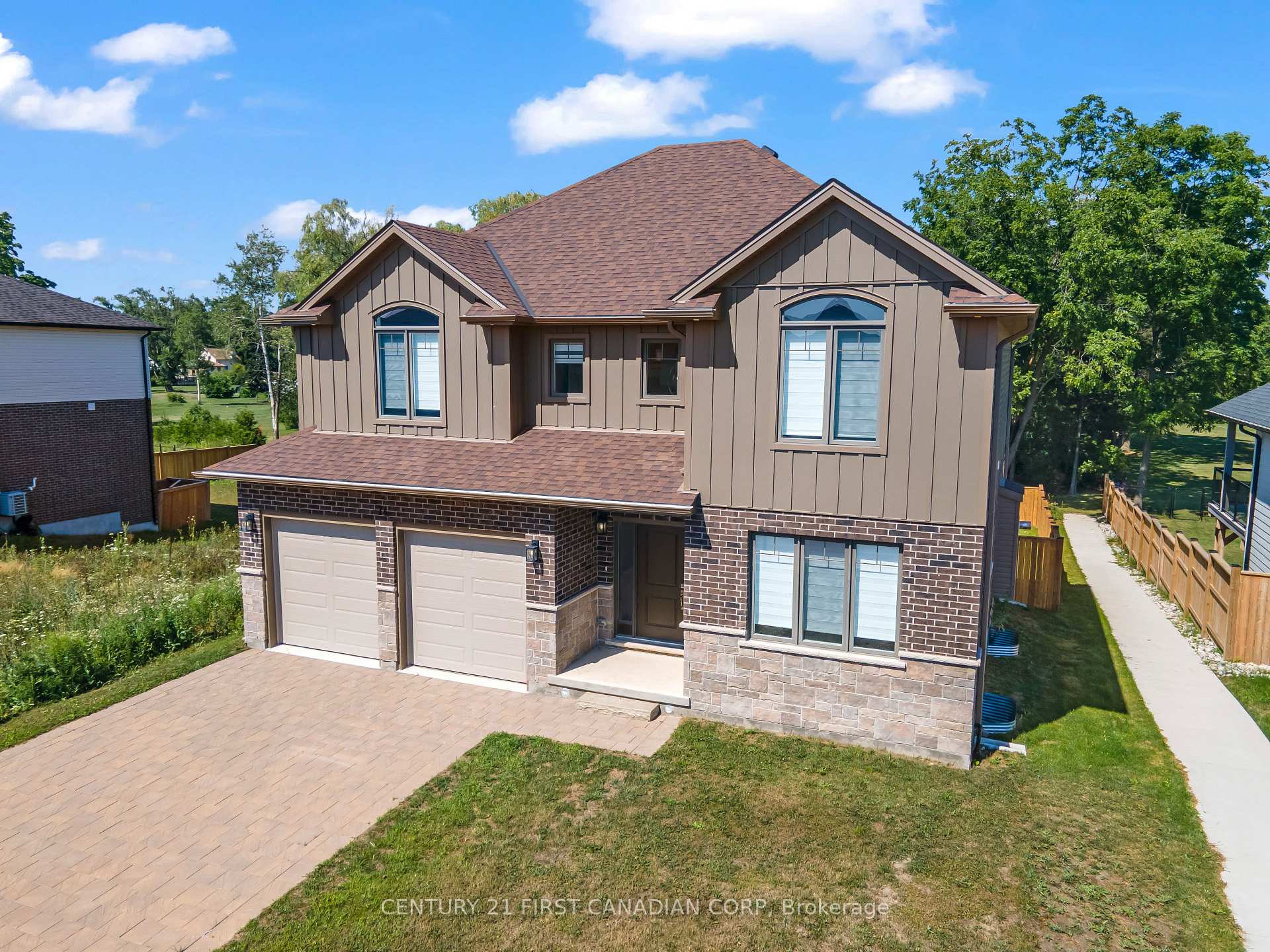 74 Royal Crescent, Southwold, ON N5P 3T2