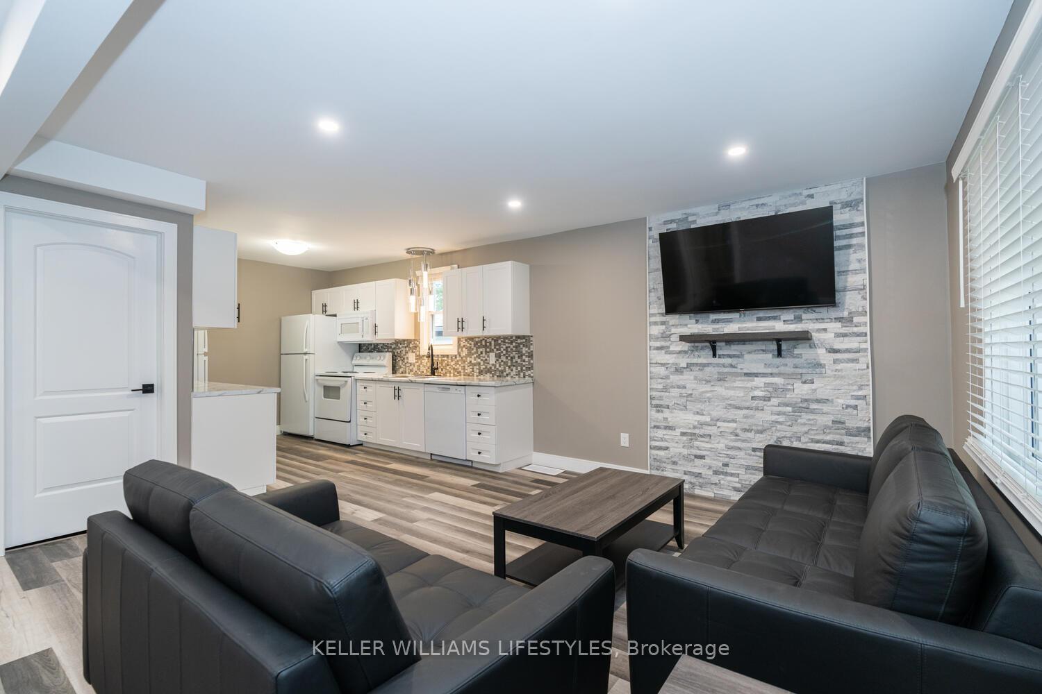 74 Stuart Street, London, ON N5Y 1S3