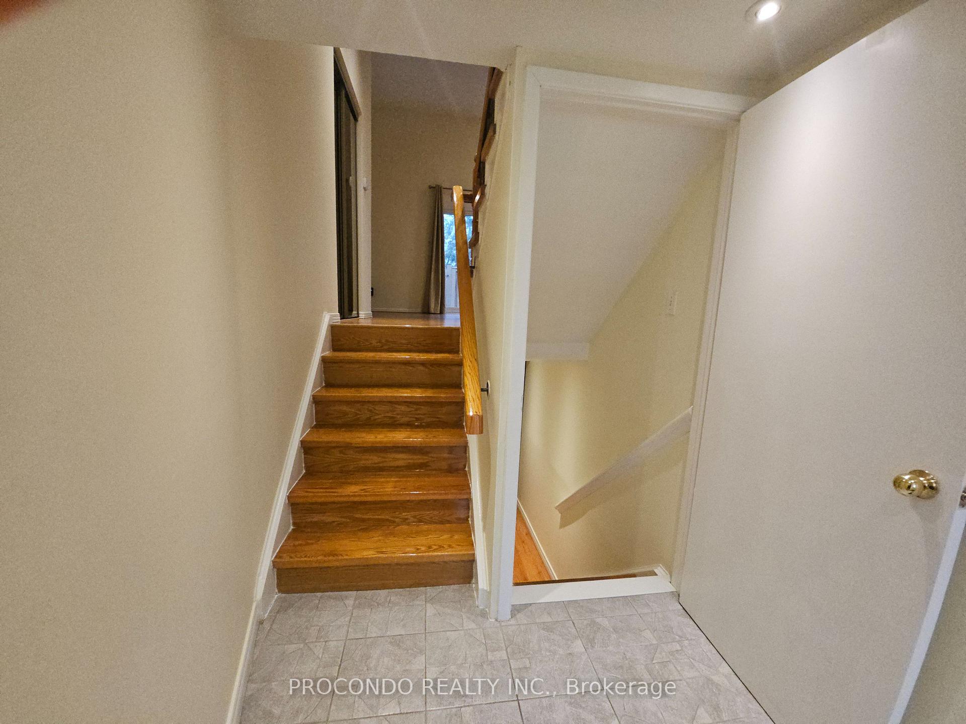 74 Timberbank Boulevard, Toronto, ON M1W 1Z5