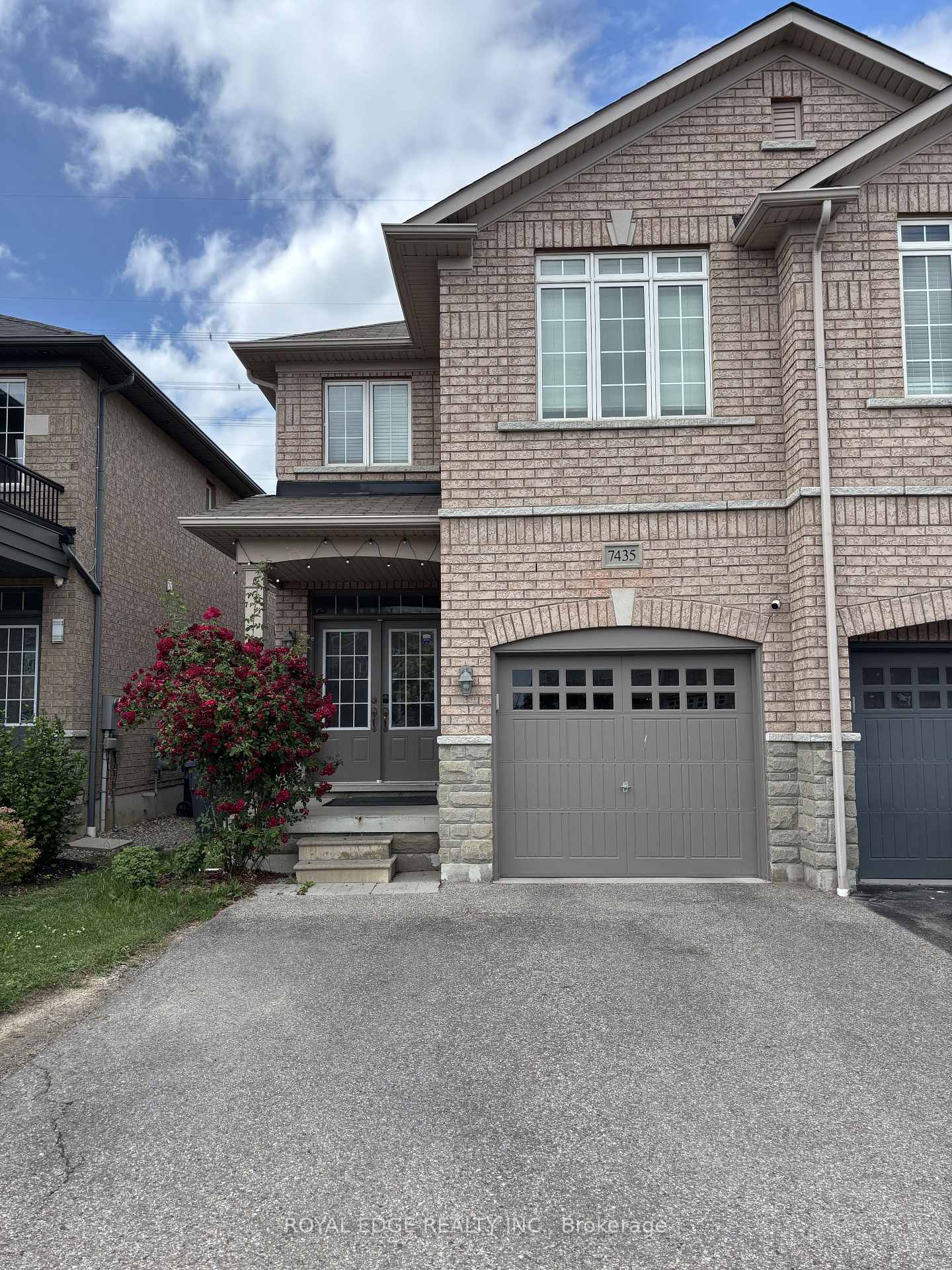 7435 Saint Barbara Boulevard, Mississauga, ON L5W 0G3