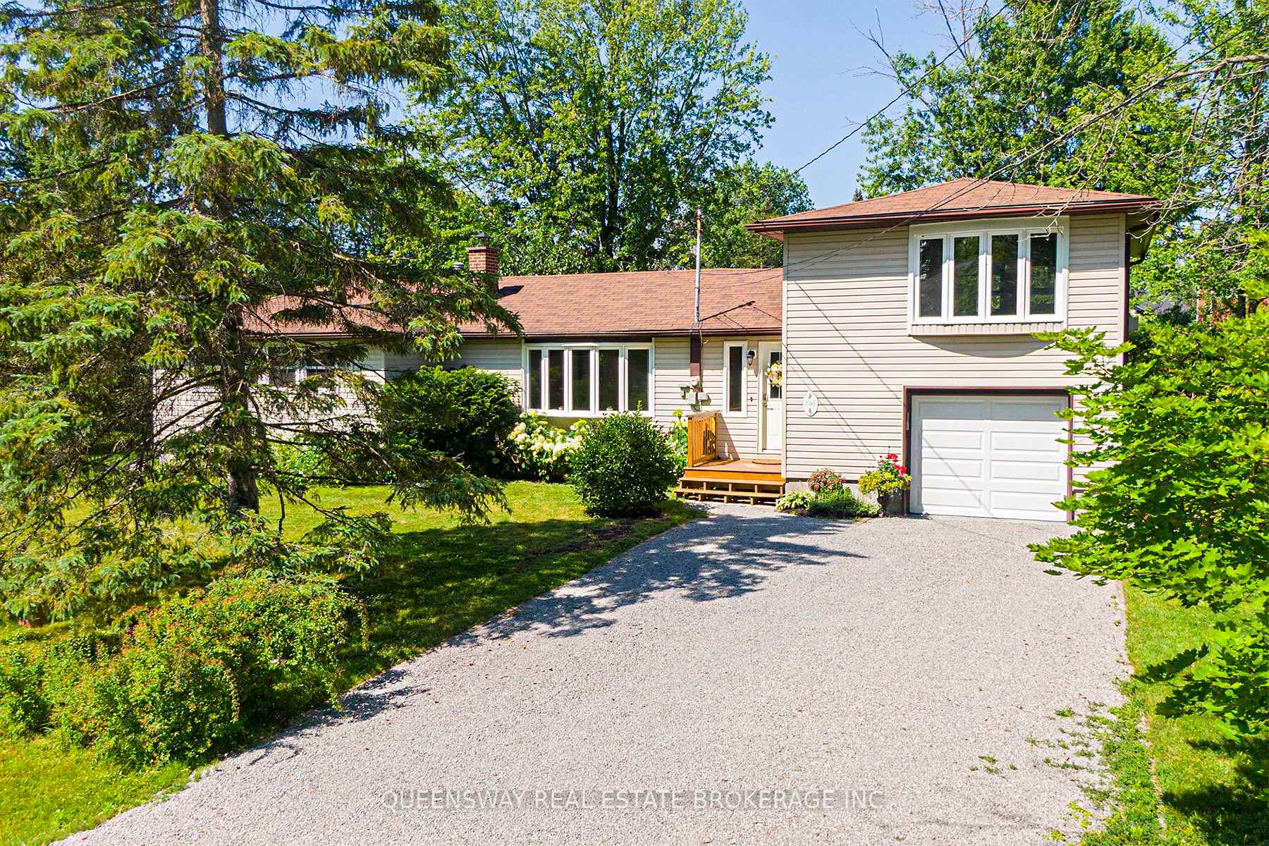 746 Sedore Avenue, Georgina, ON L0E 1S0