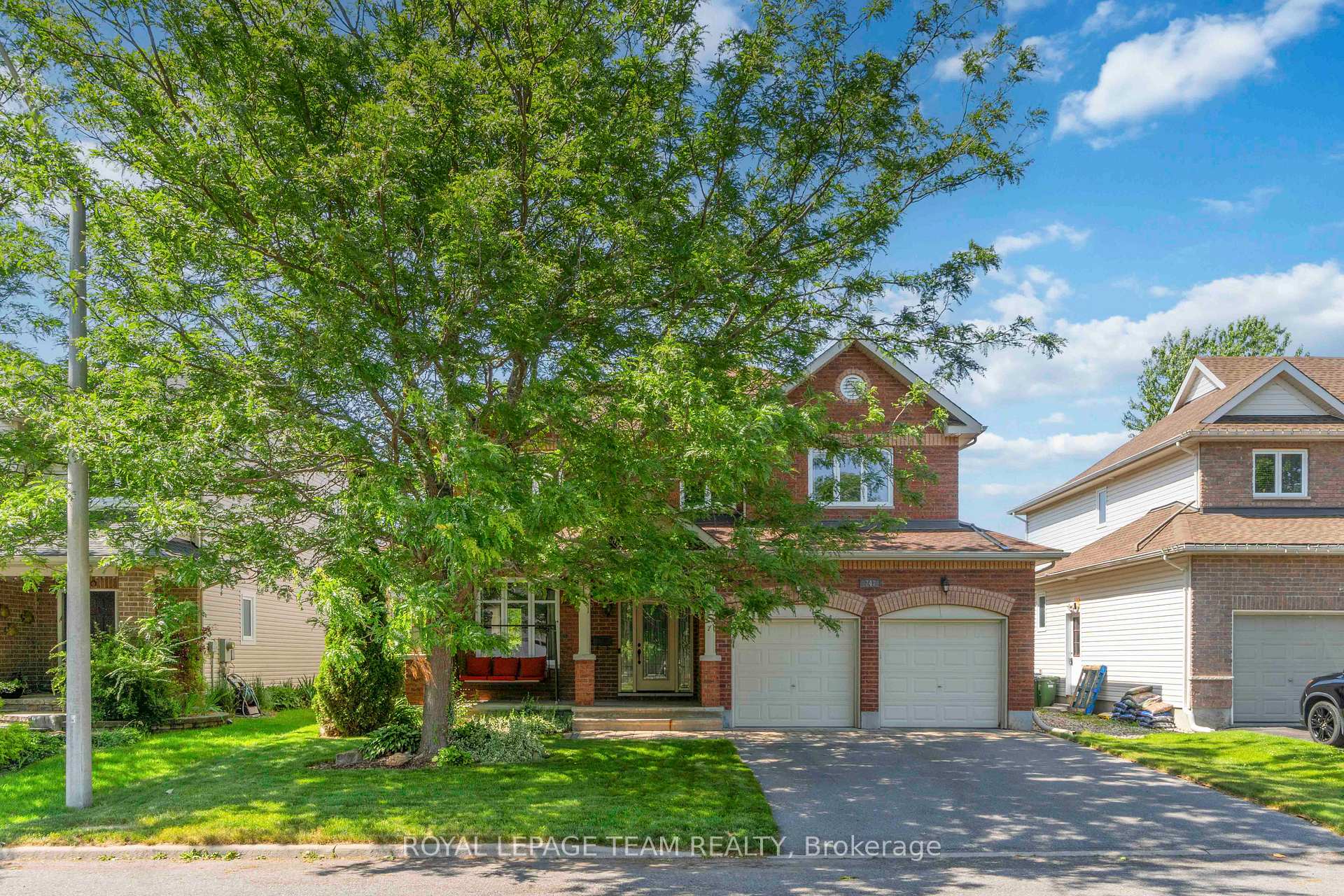 747 Long Point Circle, Blossom Park - Airport and Area, ON K1T 4H5