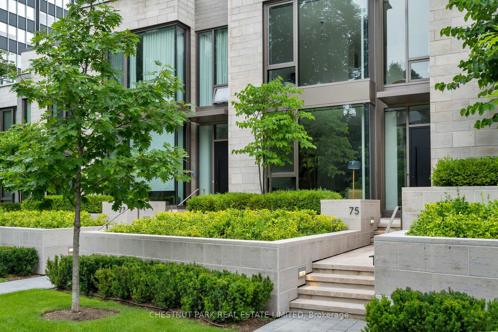 75 Foxbar Road, Toronto, ON M4V 2G5