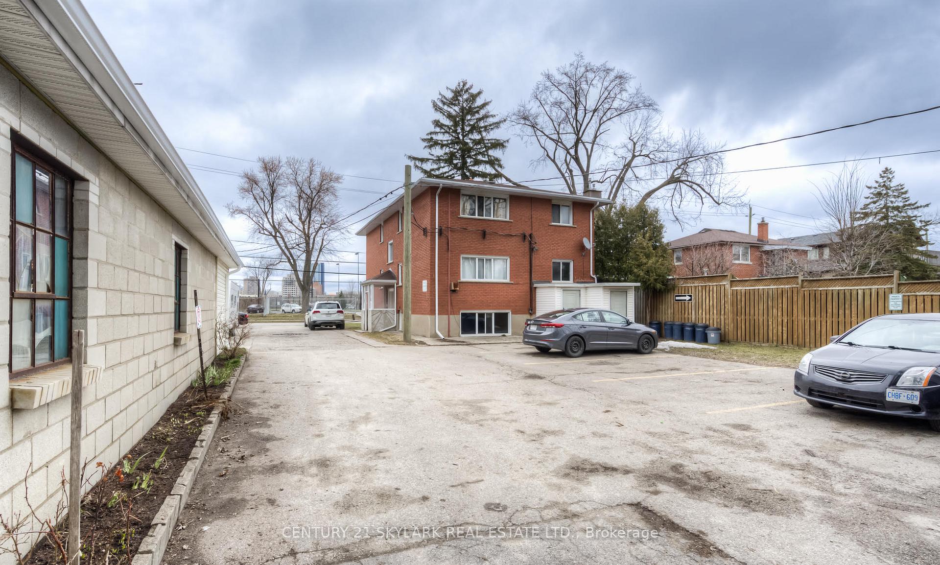 B - 75 Highland Road, Kitchener, ON N2M 3V8