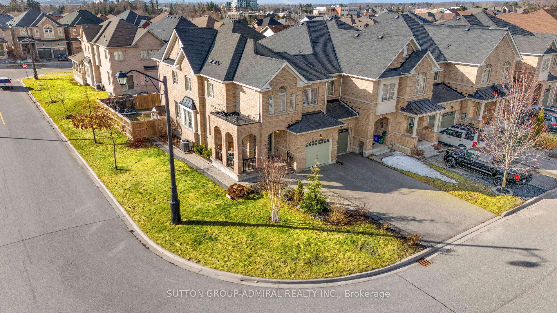 75 Paper Mills Crescent, Richmond Hill, ON L4E 0V4