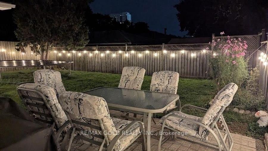 UPPER LEVEL - 75 Pepperwood Crescent, Kitchener, ON N2A 2R4