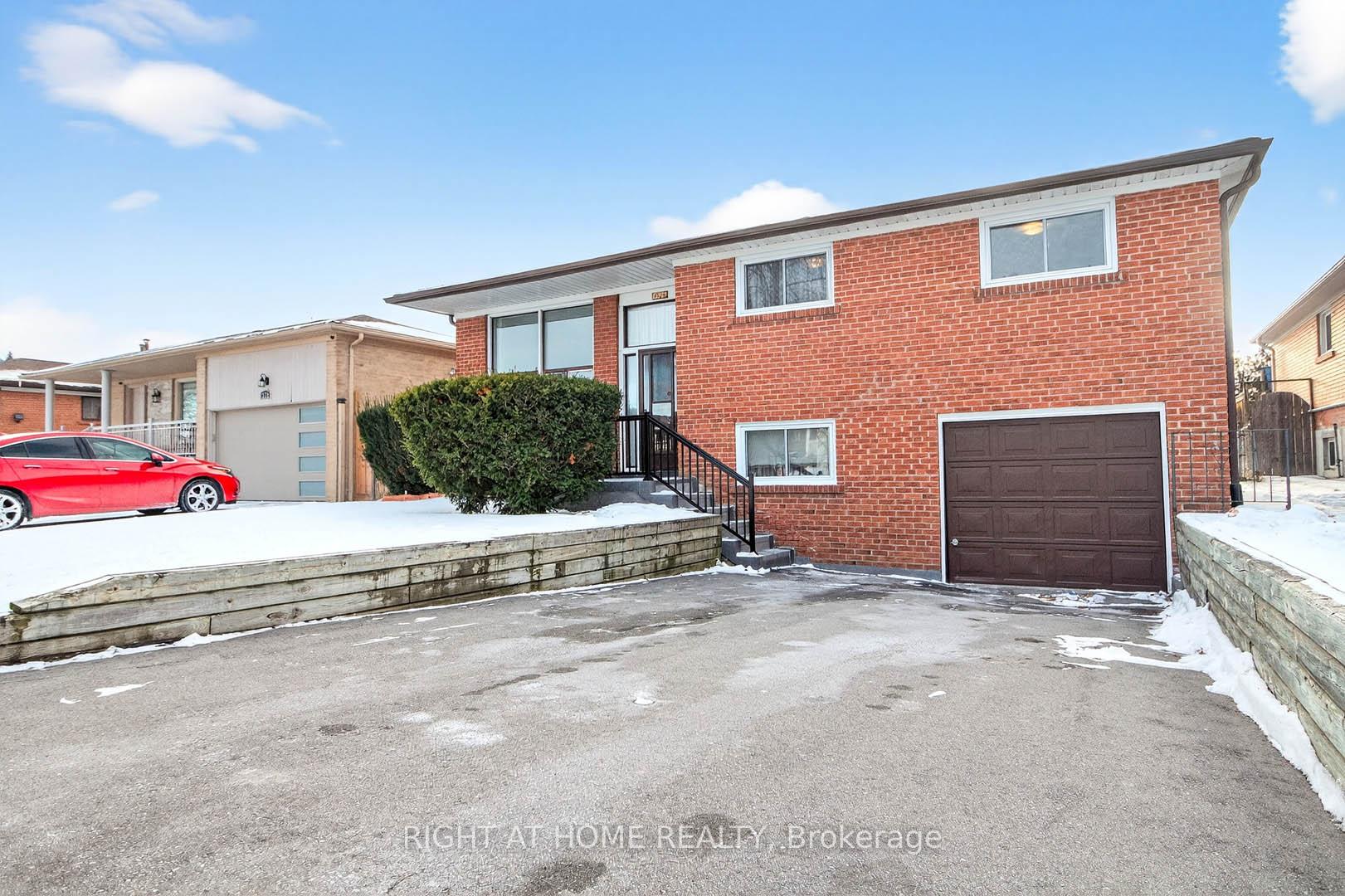 7524 Wrenwood Crescent, Mississauga, ON L4T 2V7