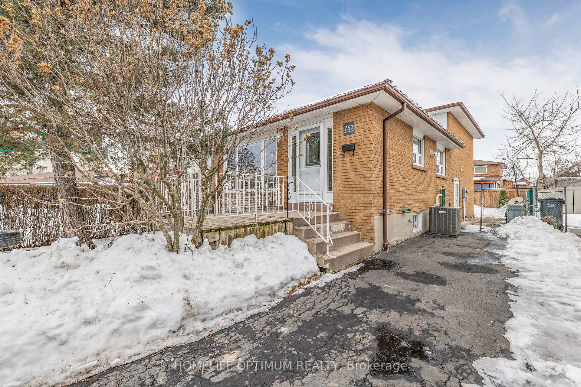 753 Greenore Road, Mississauga, ON L4Y 2V5