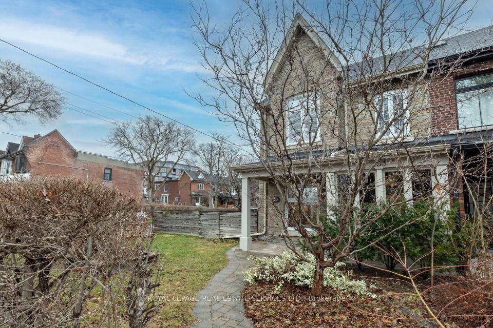 753 Indian Road, Toronto, ON M6P 2E2