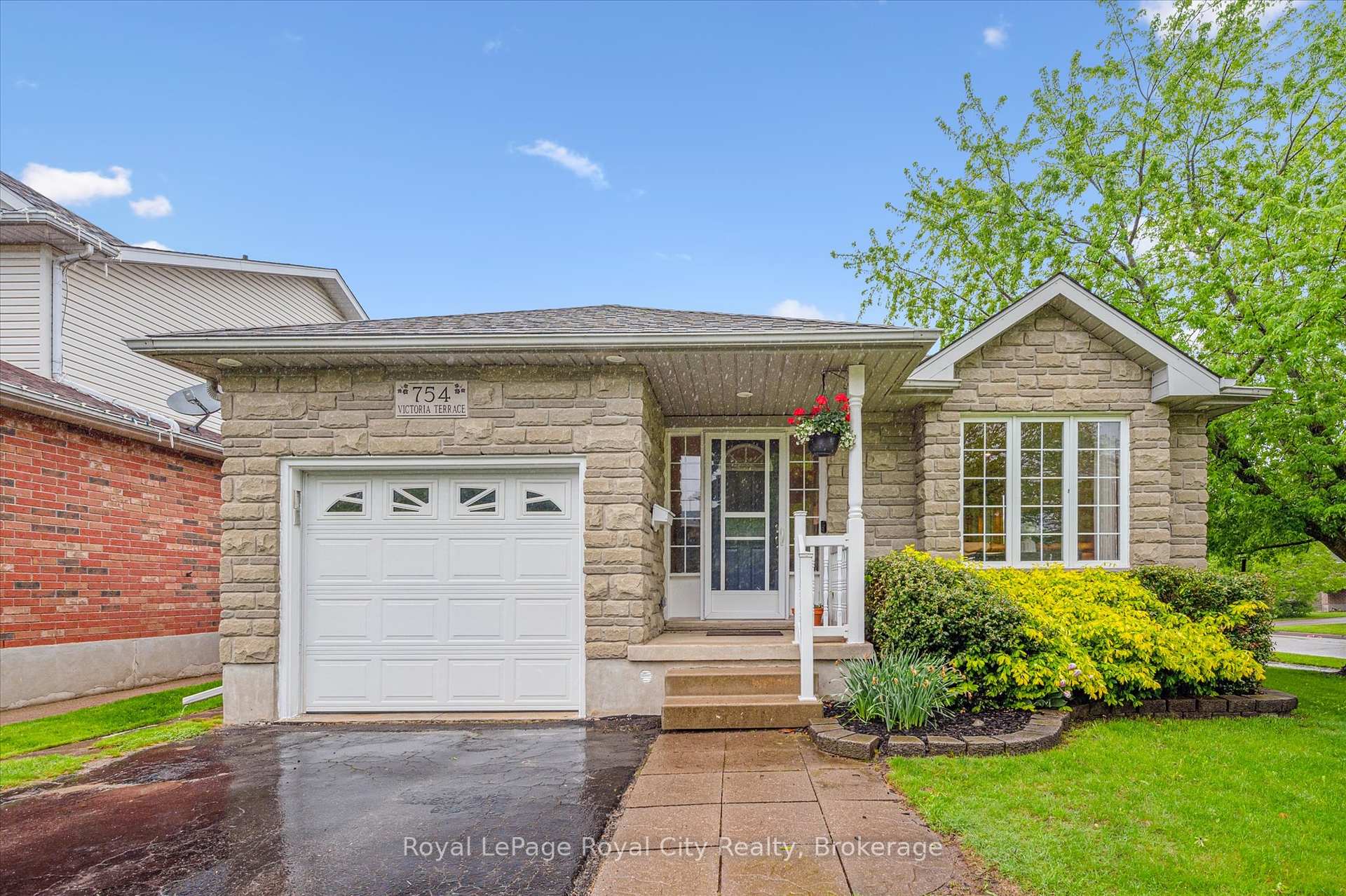 754 Victoria Terrace, Centre Wellington, ON N1M 3L5