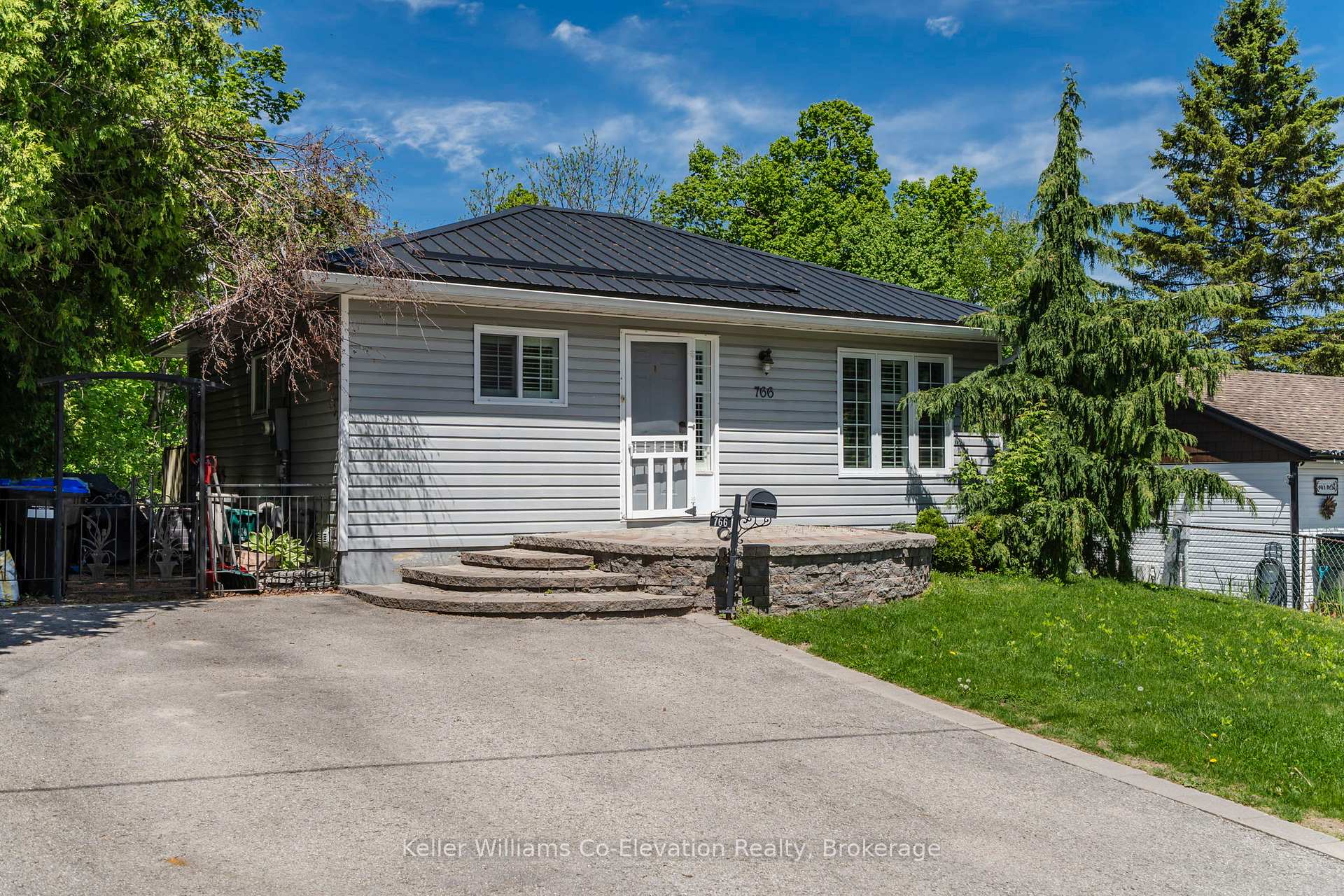 766 Birchwood Drive W, Midland, ON L4R 2P7
