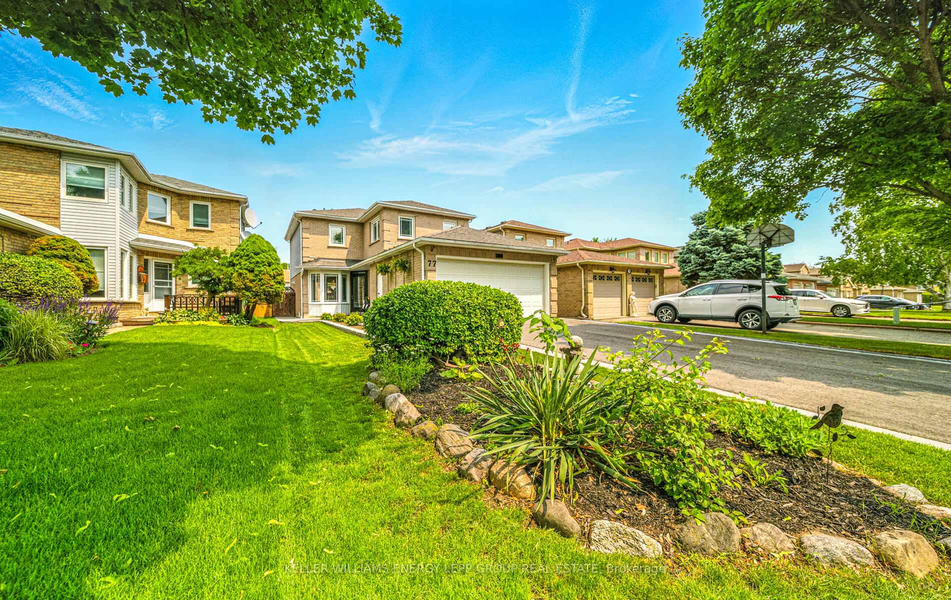 77 Hemingford Place, Whitby, ON L1R 1E8