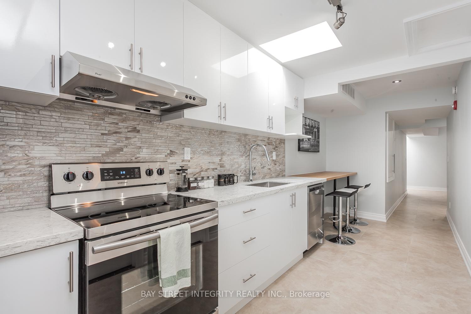 77 Homewood Avenue, Toronto, ON M4Y 2K1