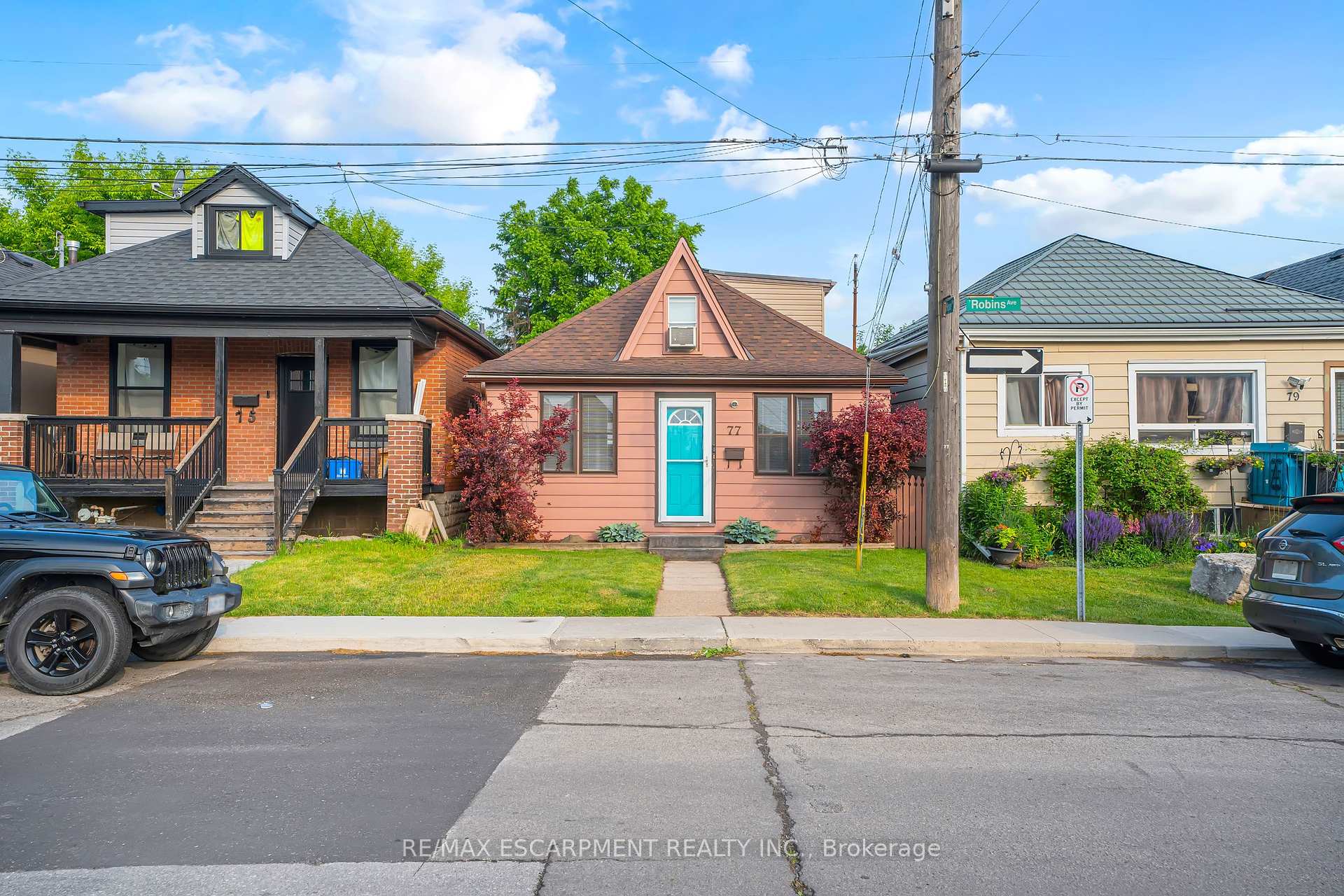 77 ROBINS Avenue, Hamilton, ON L8H 4N3