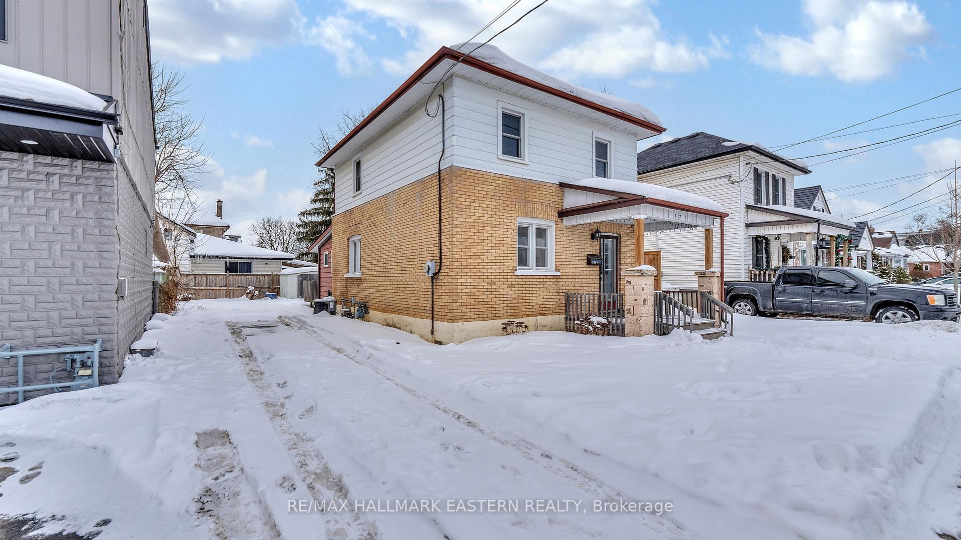 771 Lock Street, Peterborough, ON K9J 2Z5