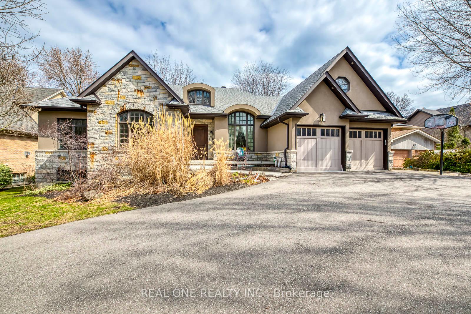 774 Terlin Boulevard, Mississauga, ON L5H 1T2