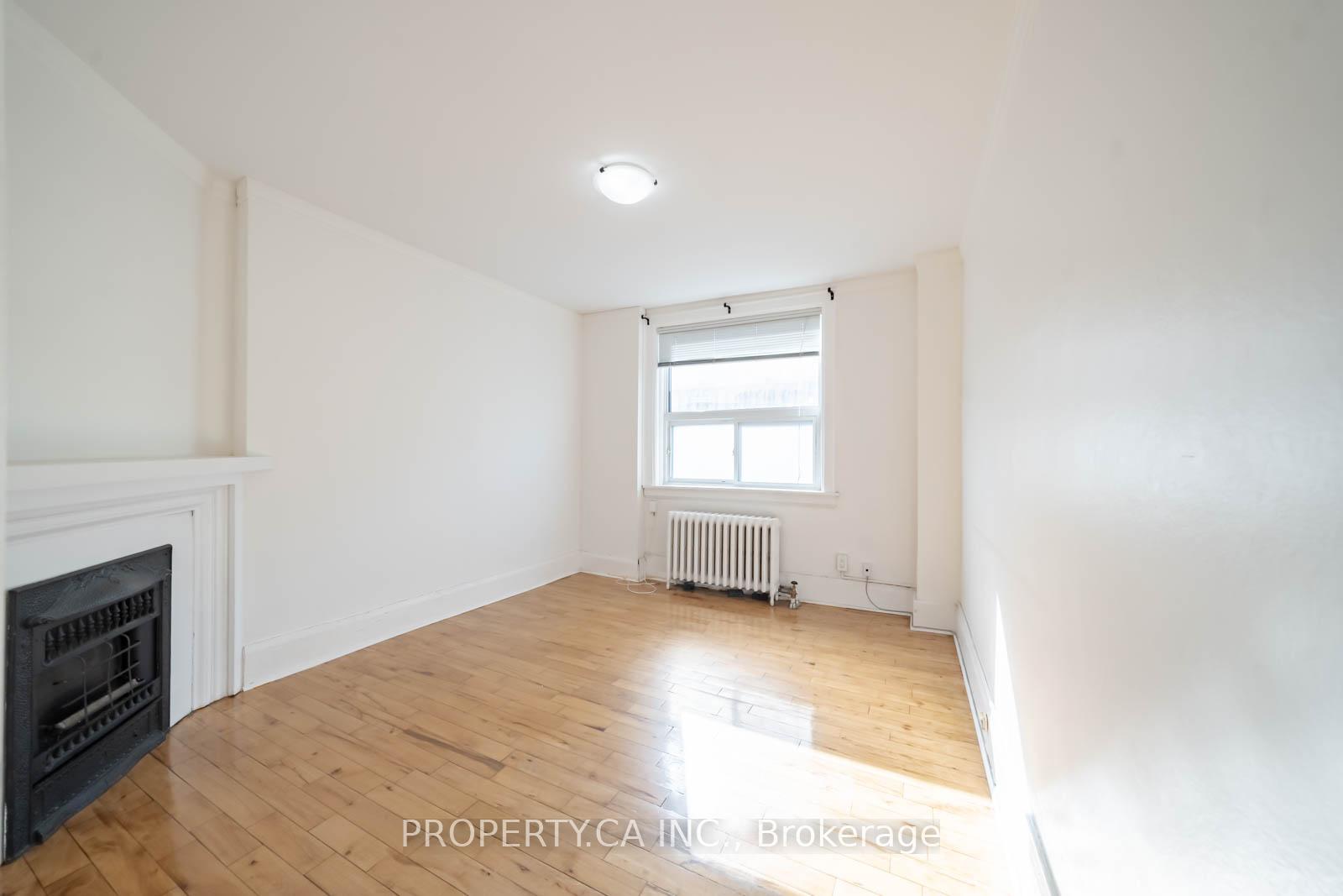 12 - 781 St. Clair Avenue W, Toronto, ON M6C 1B7