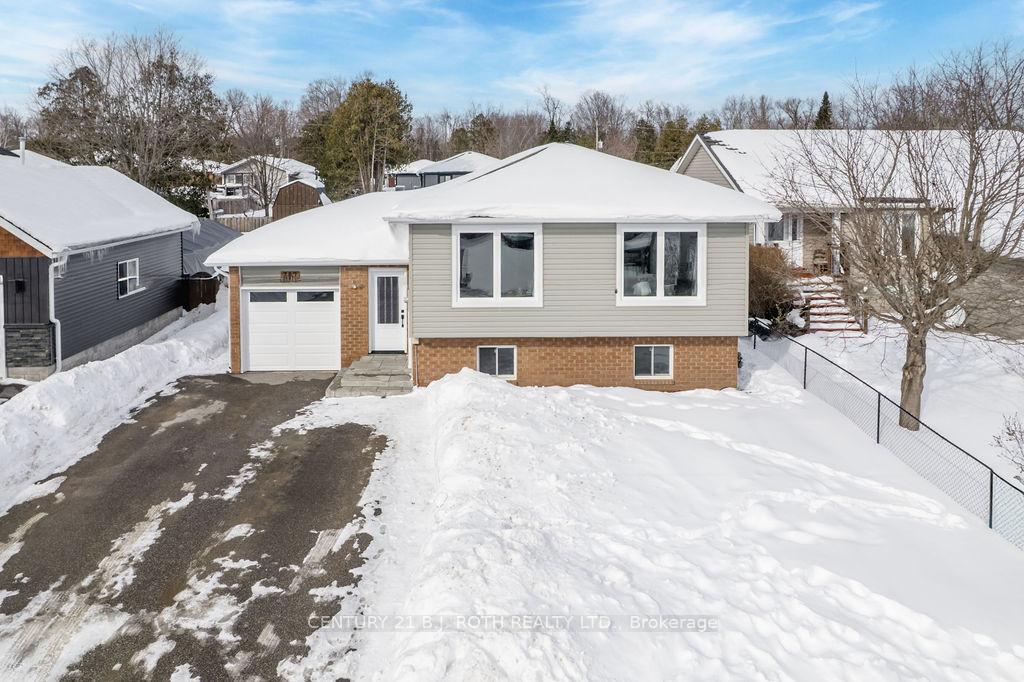 782 Chestnut Street, Innisfil, ON L9S 2H9