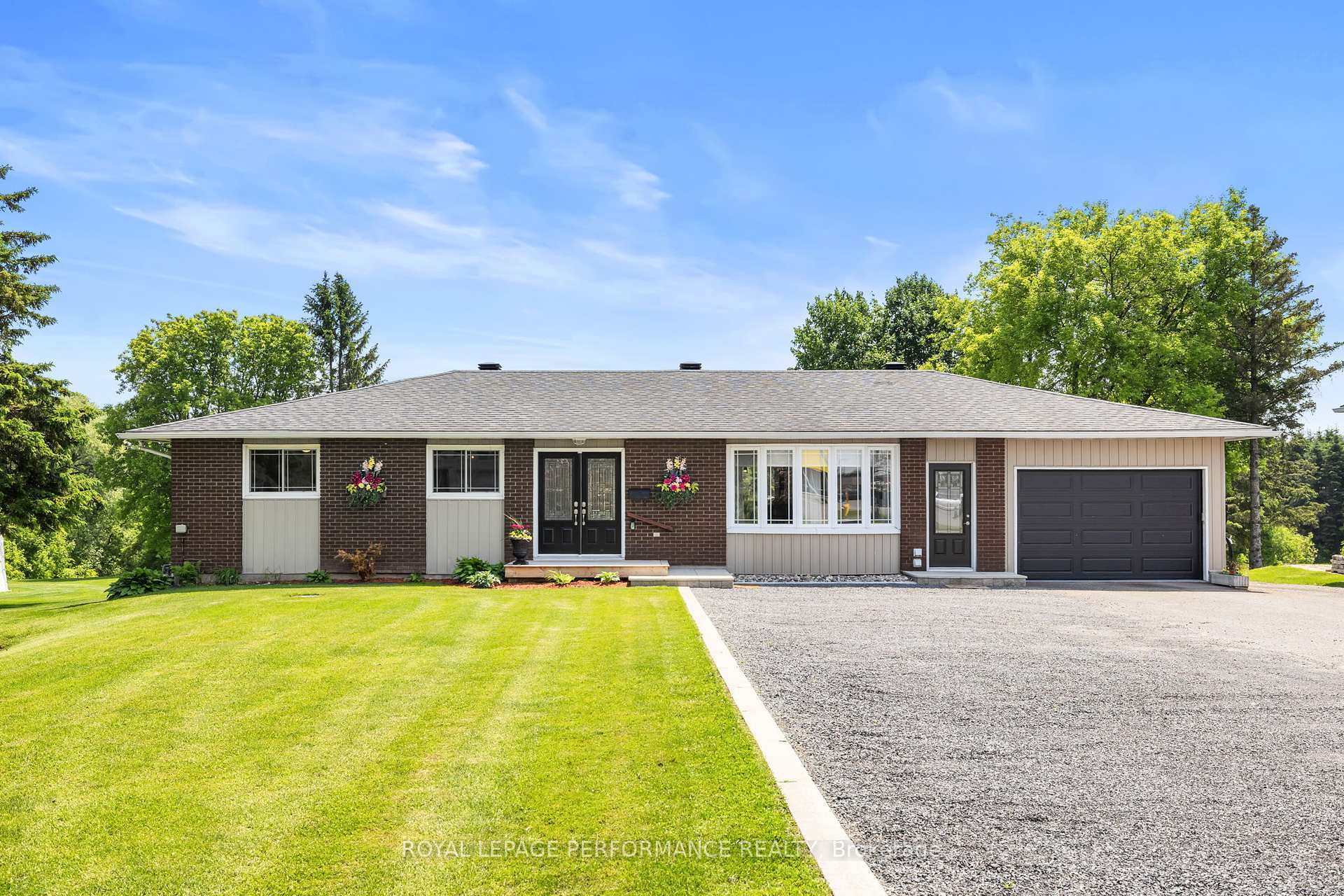 782 Notre Dame Street, Russell, ON K0A 1W0